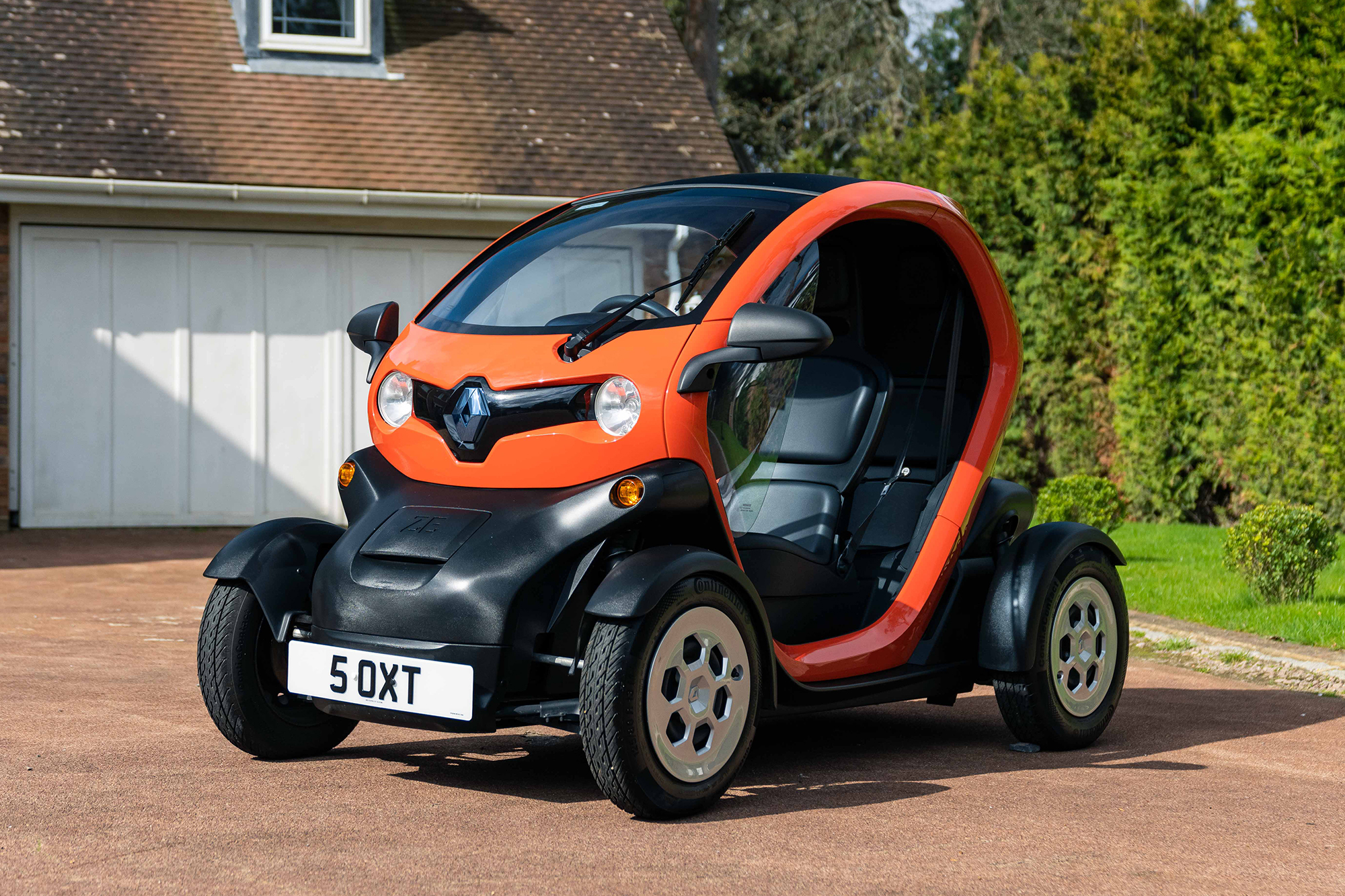 2012 RENAULT TWIZY - 1,200 MILES
