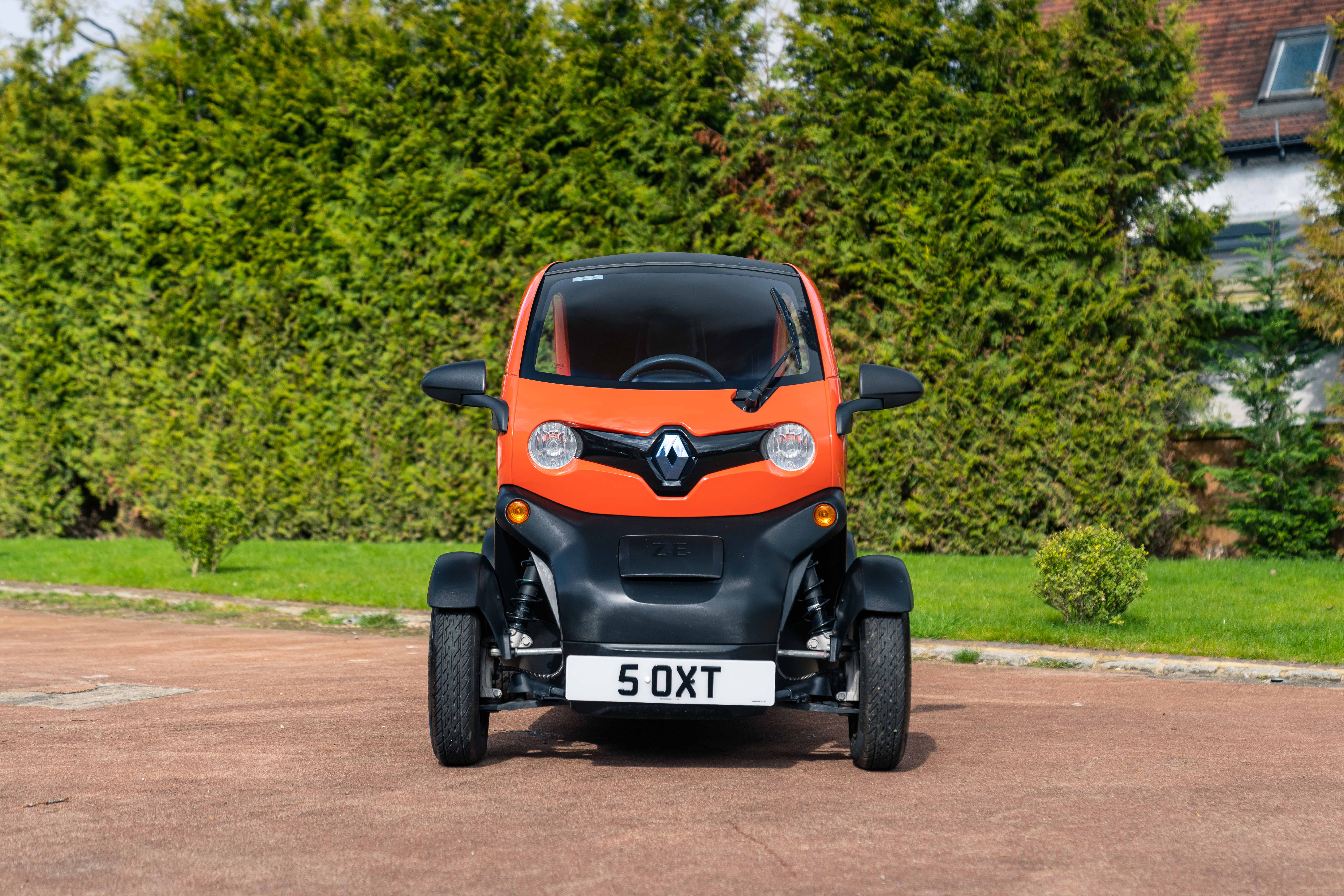 2012 RENAULT TWIZY - 1,200 MILES