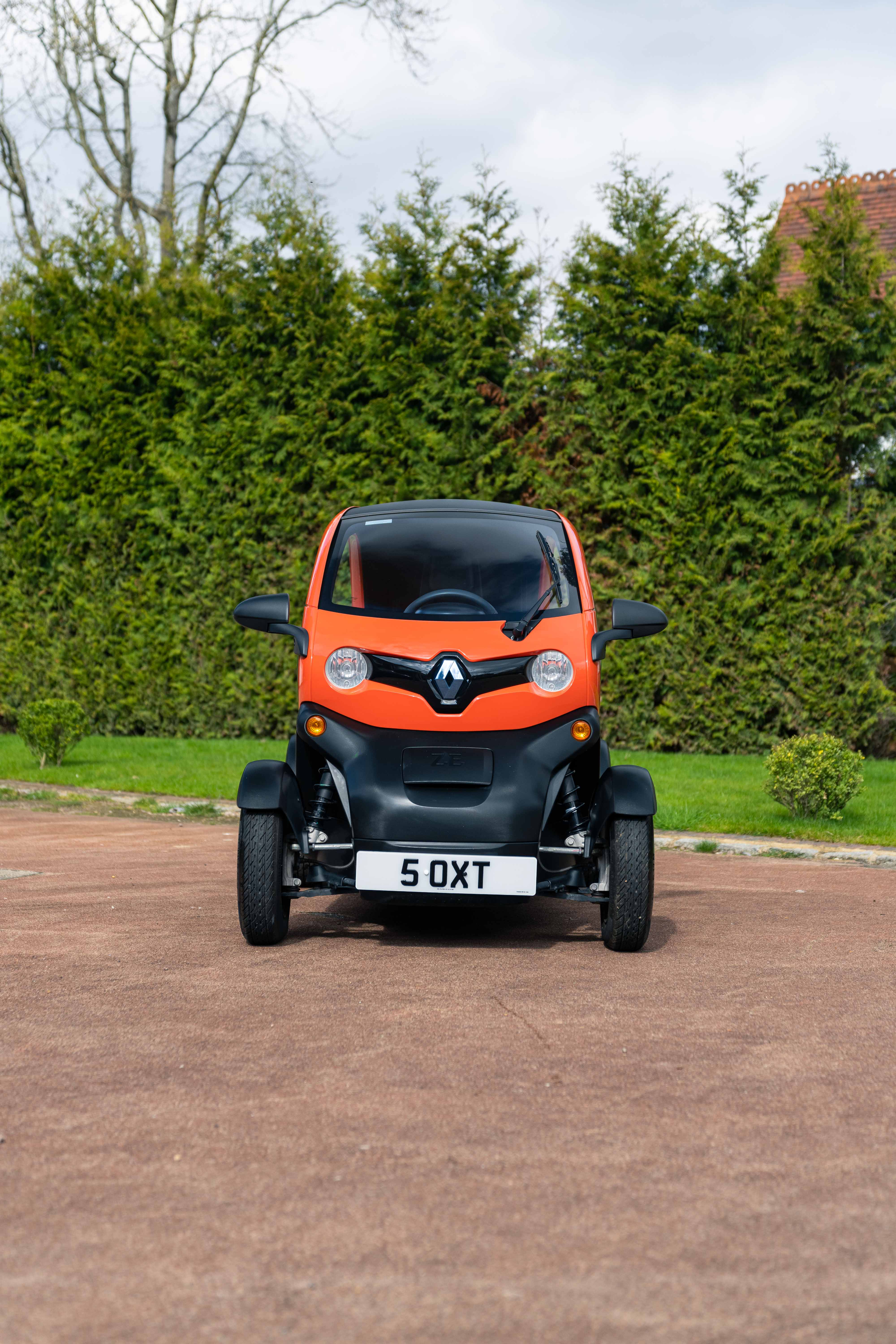 2012 RENAULT TWIZY - 1,200 MILES