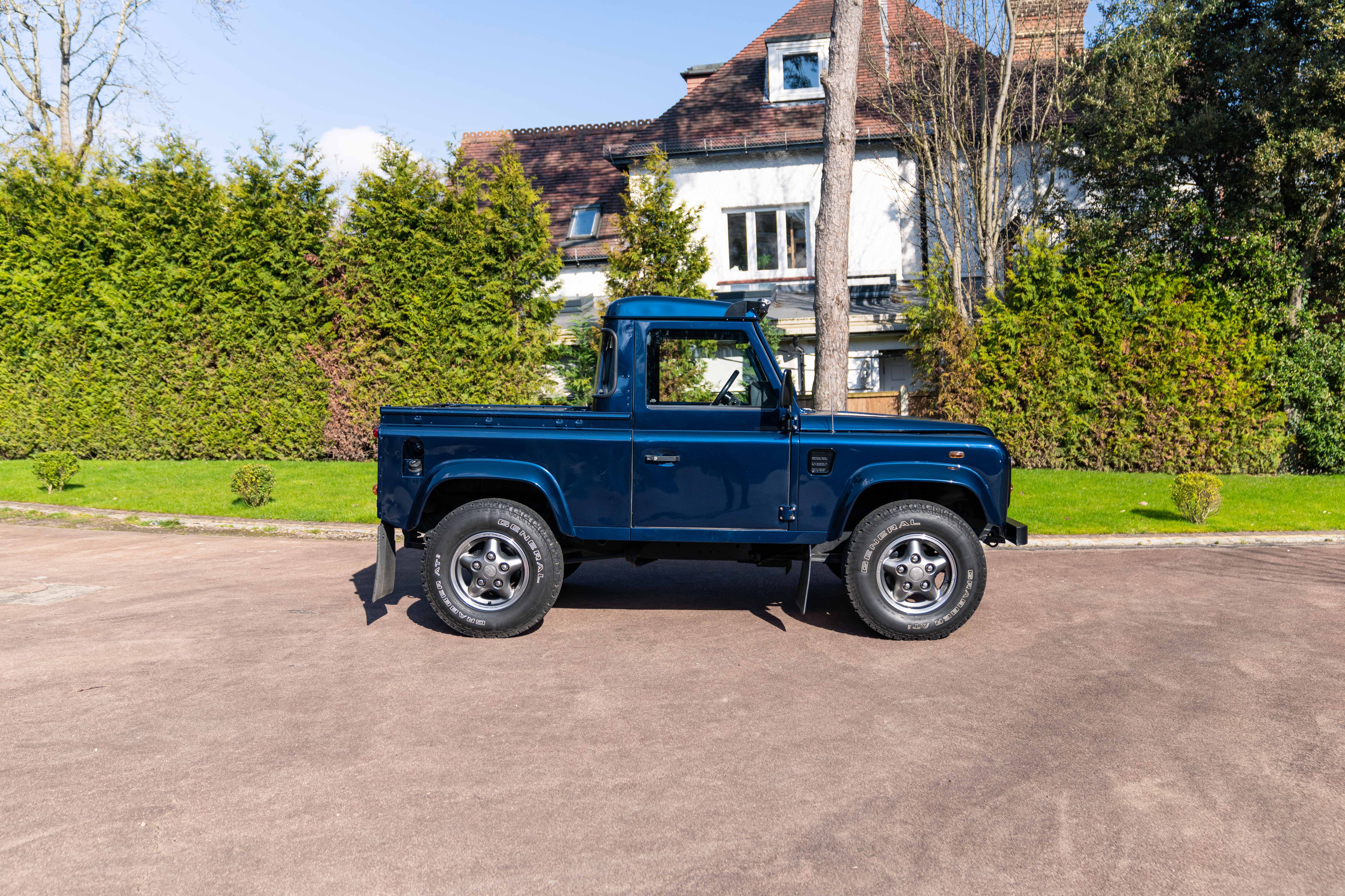 2003 LAND ROVER DEFENDER 90 TD5 PICK UP