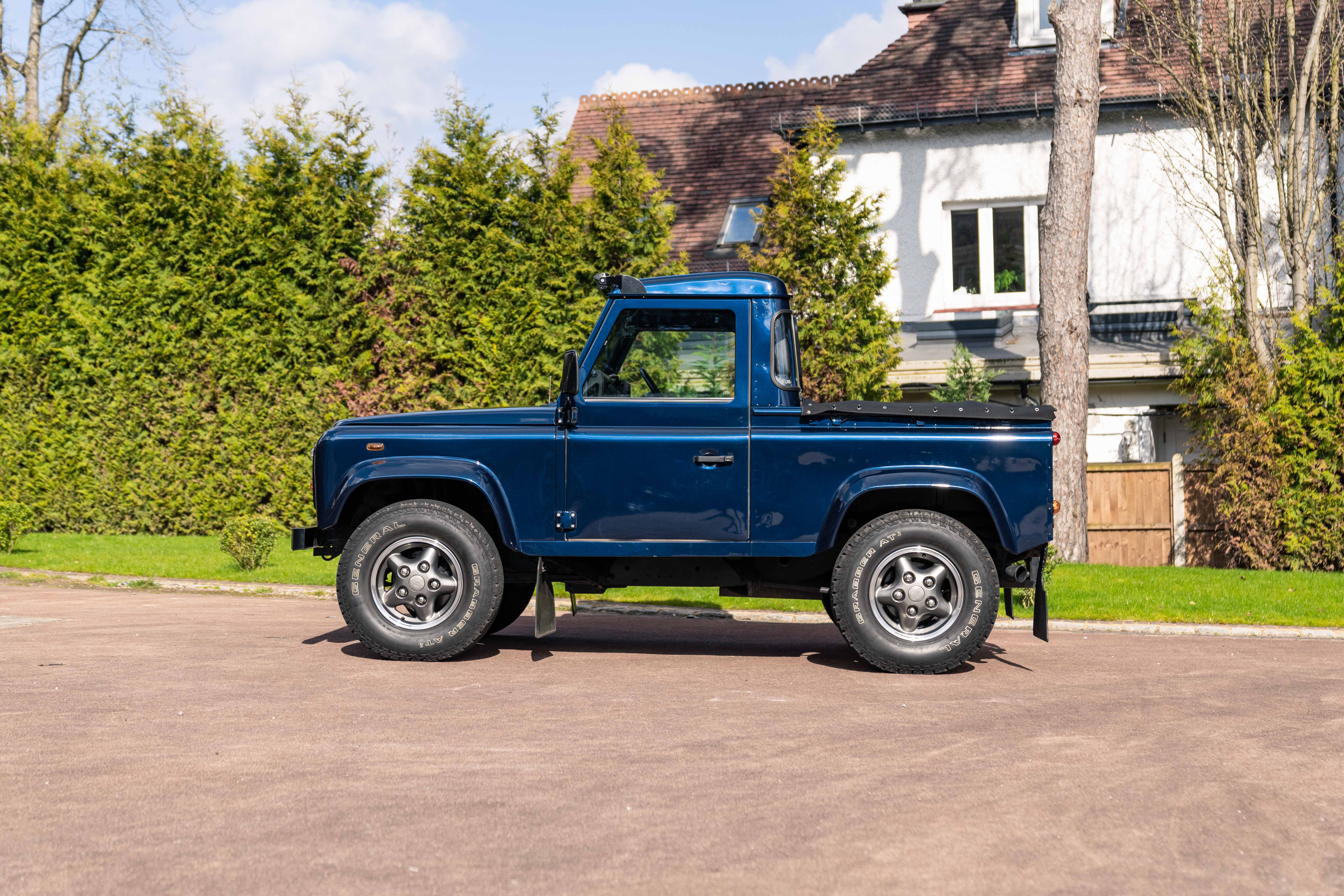 2003 LAND ROVER DEFENDER 90 TD5 PICK UP