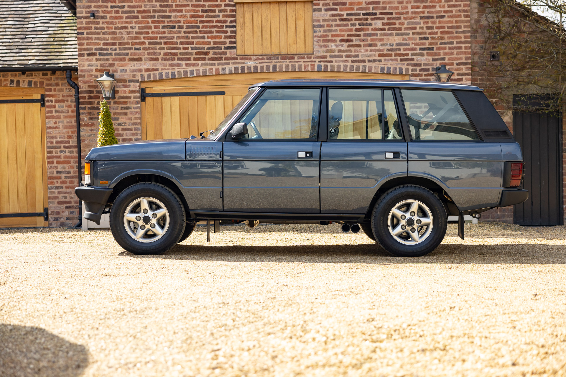 1989 RANGE ROVER CLASSIC OVERFINCH 570 S for sale in Shifnal ...