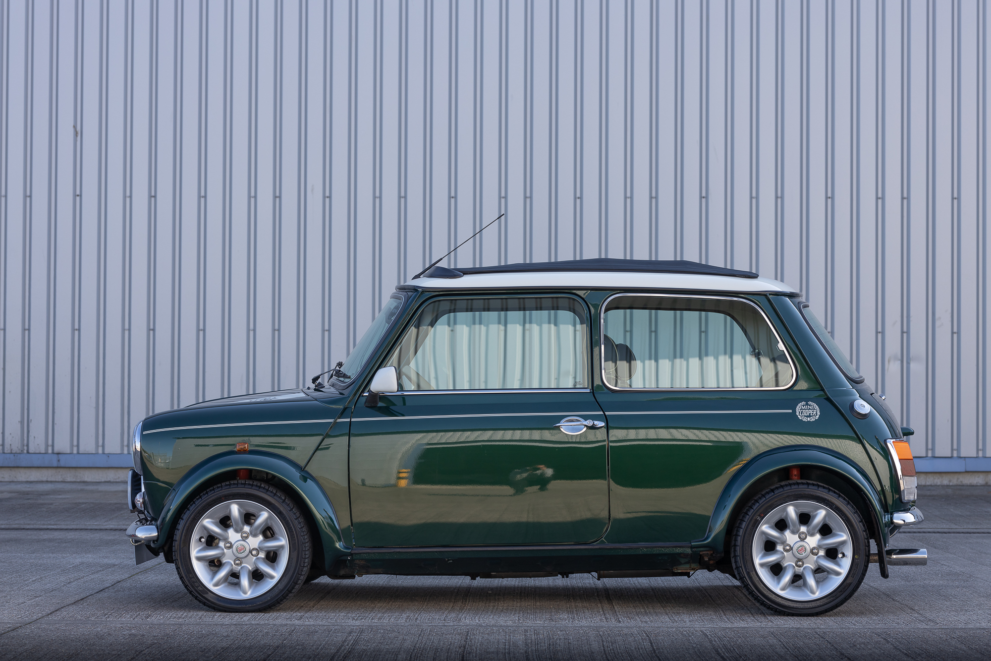 1999 ROVER MINI COOPER SPORTSPACK - 7,045 MILES