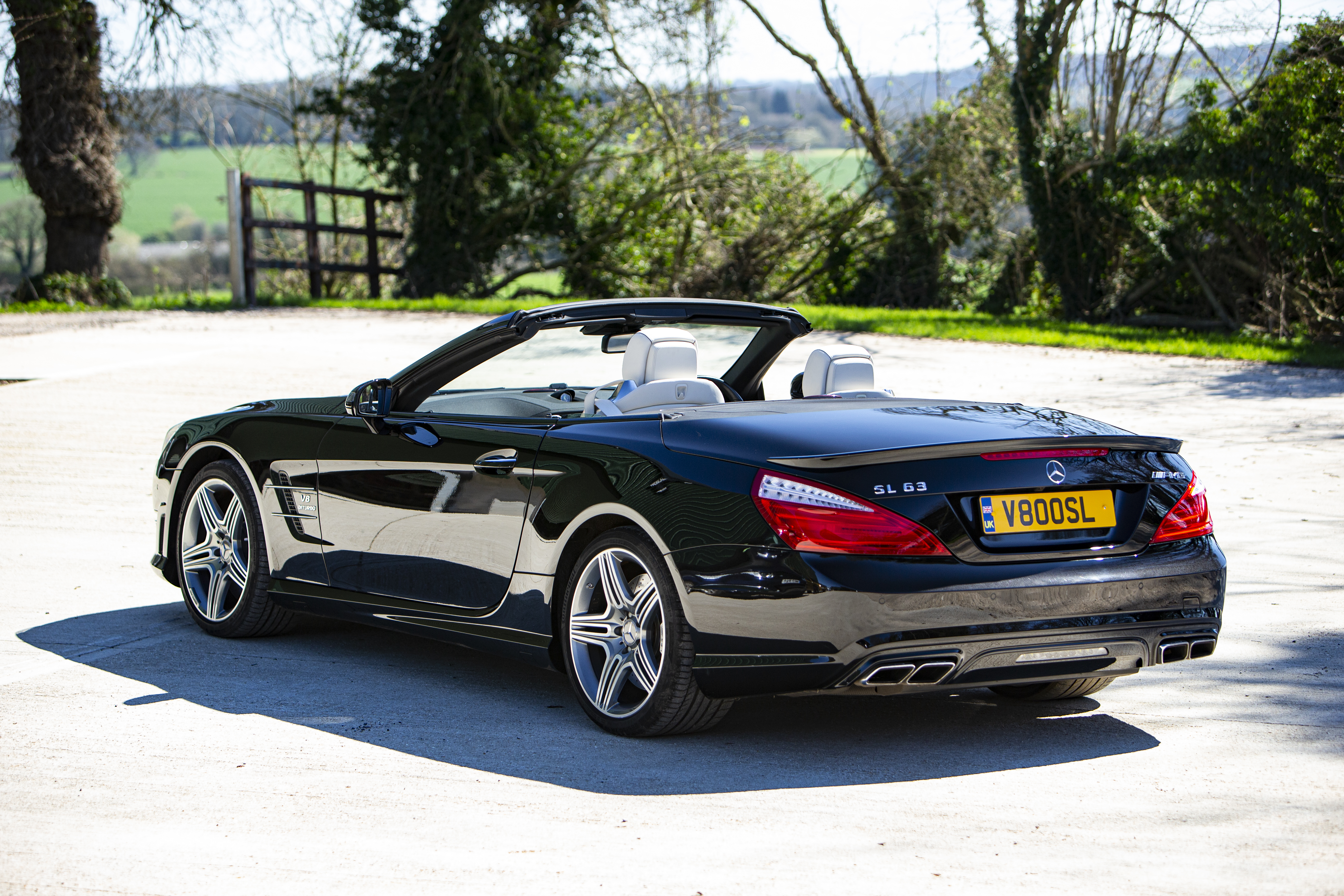 2012 MERCEDES-BENZ (R231) SL63 AMG - 15,412 MILES