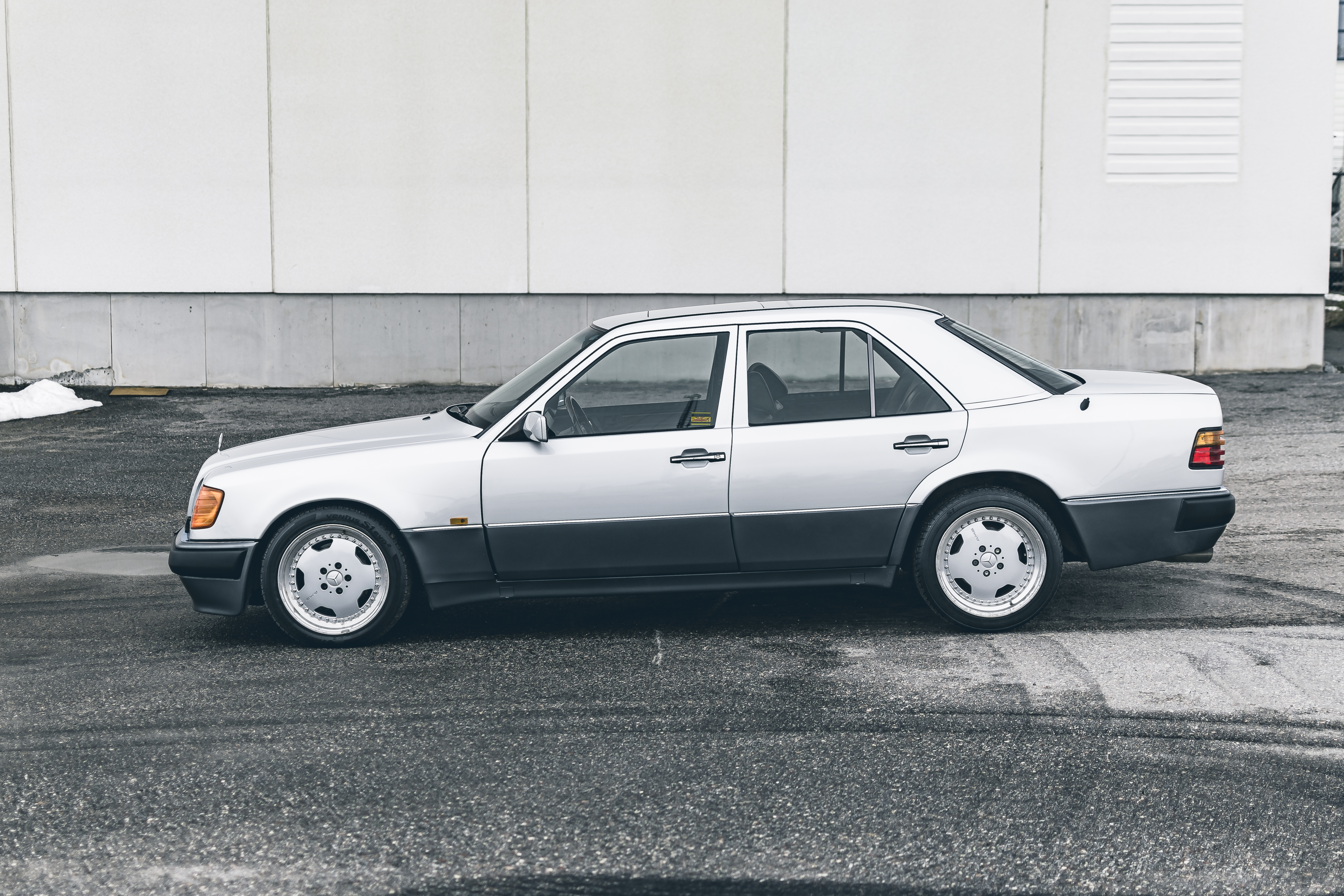 1992 MERCEDES-BENZ (W124) 500E