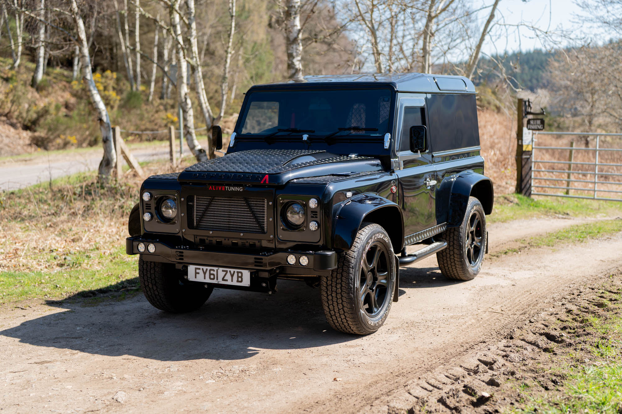 2011 LAND ROVER DEFENDER 90 - ALIVE TUNING