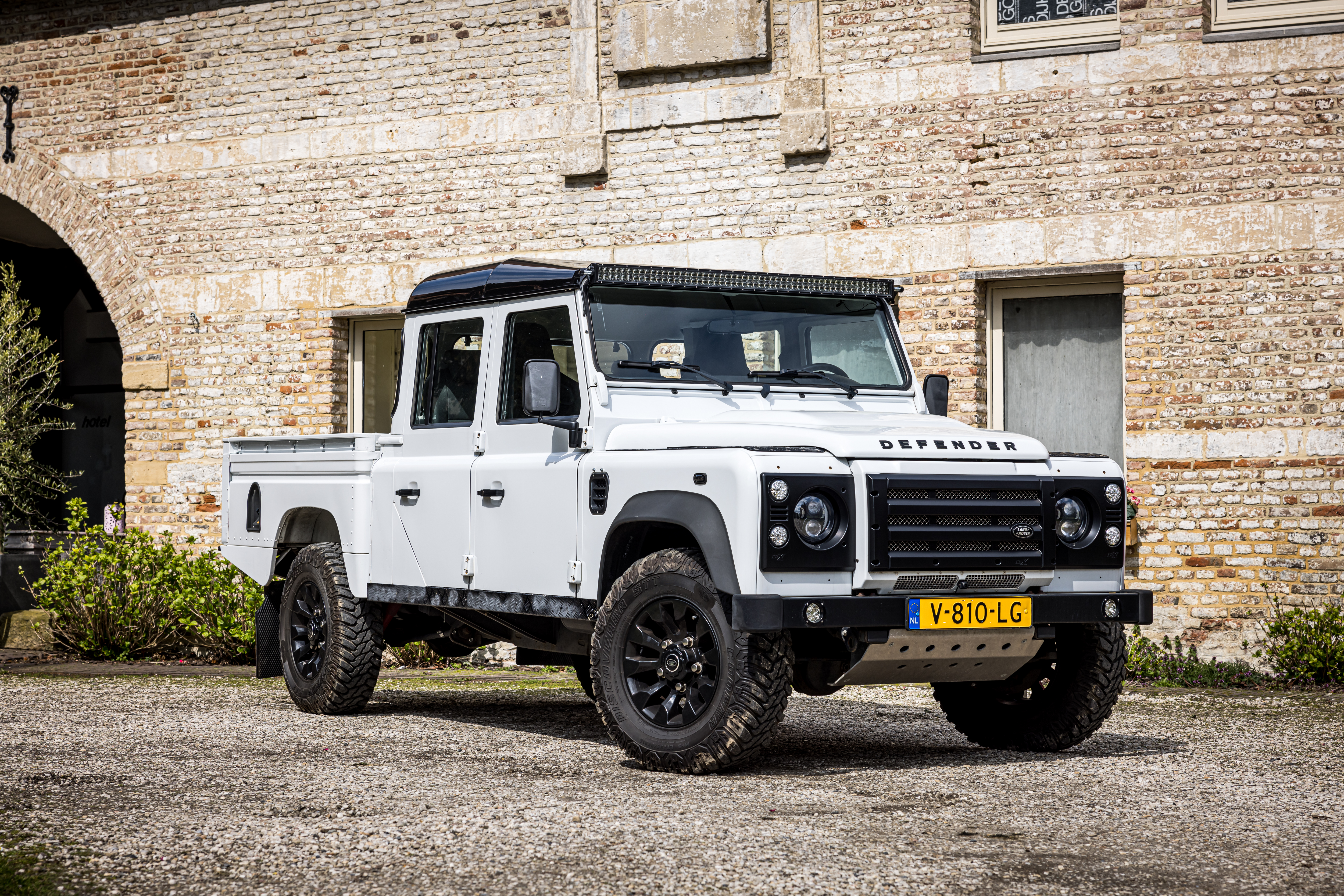 2014 LAND ROVER DEFENDER 130 DOUBLE CAB PICK UP