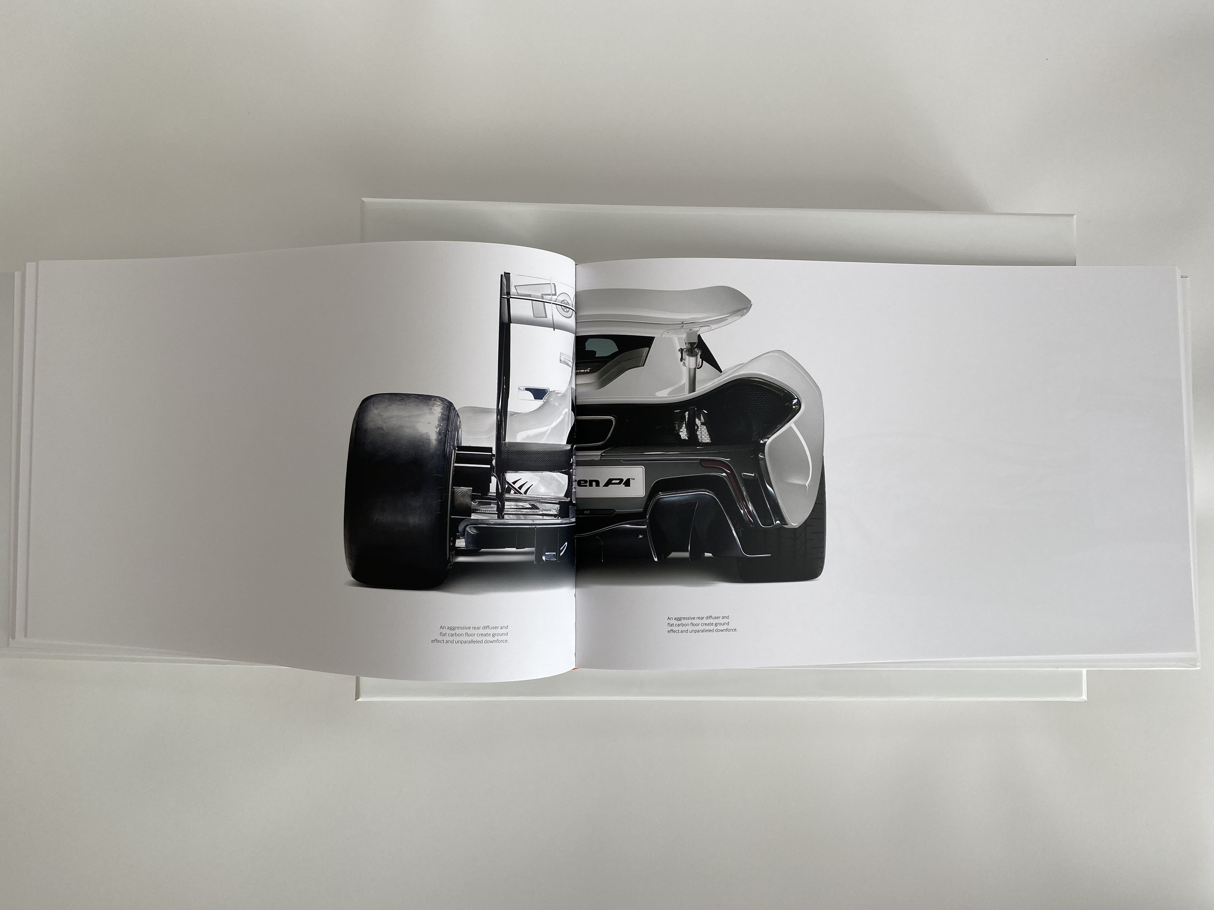 MCLAREN P1 OWNERS 1:18 MODEL, KEY CASE & BUILD BOOK