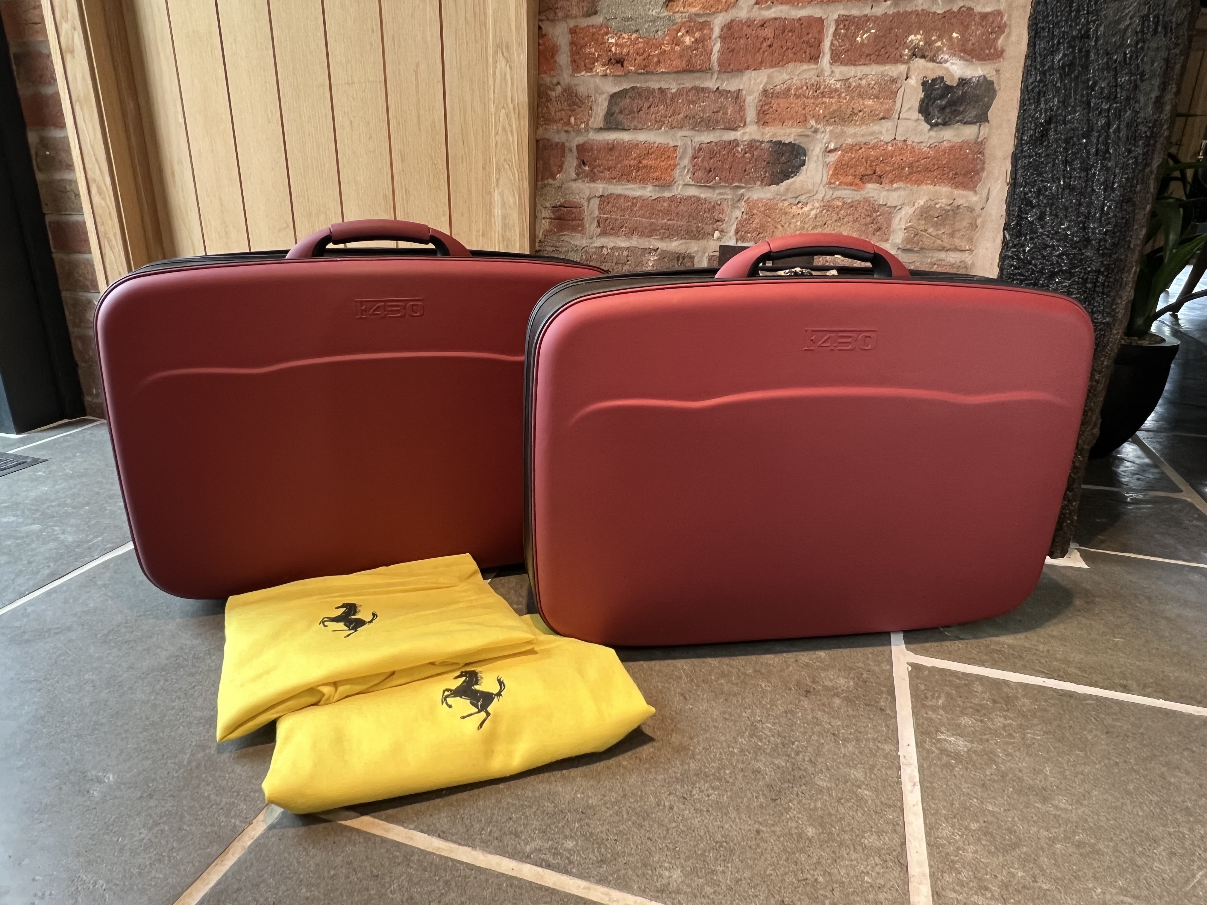 SCHEDONI LUGGAGE FOR FERRARI F430