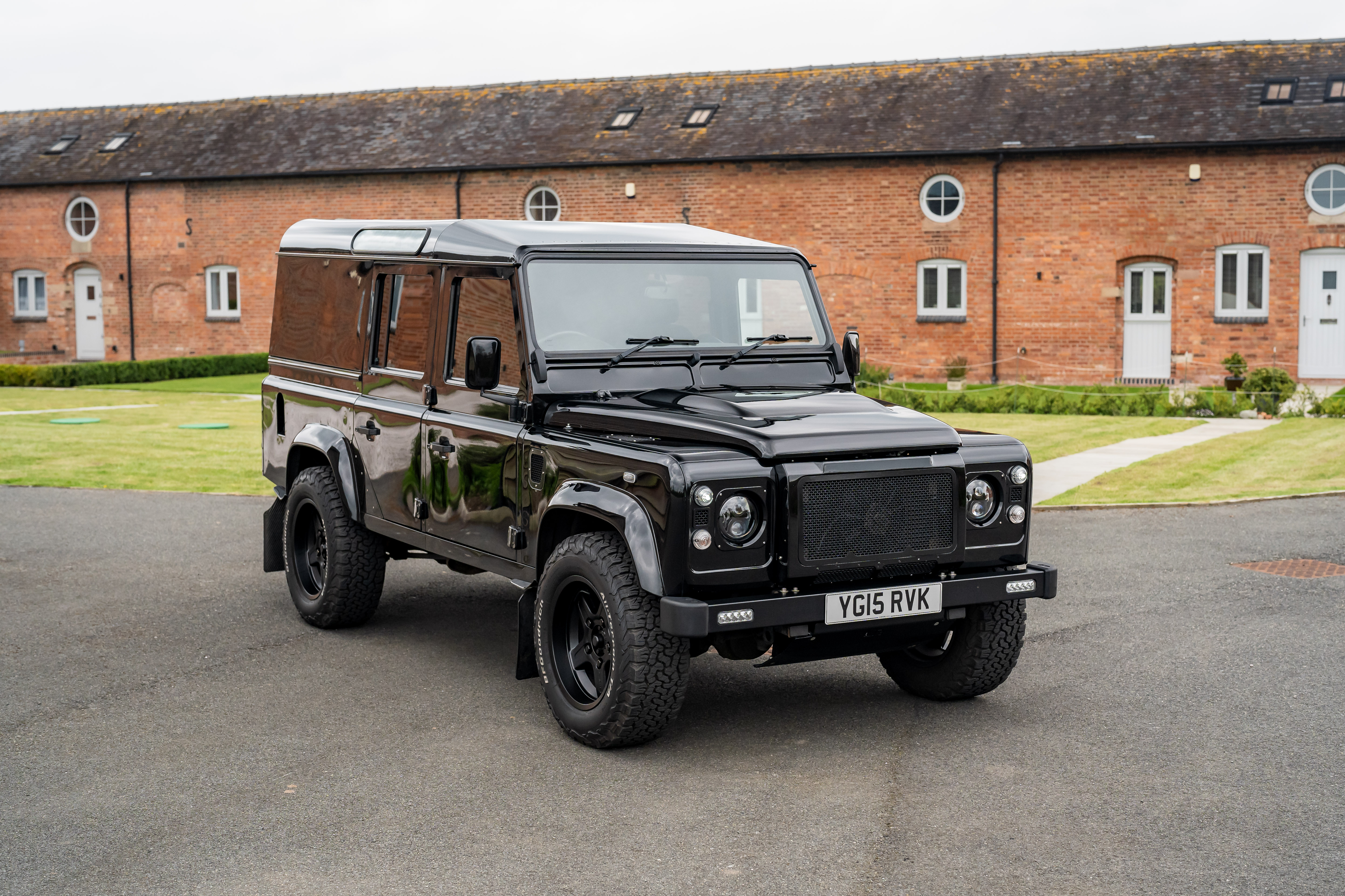 2015 LAND ROVER DEFENDER 110 XS UTILITY 'TWISTED'