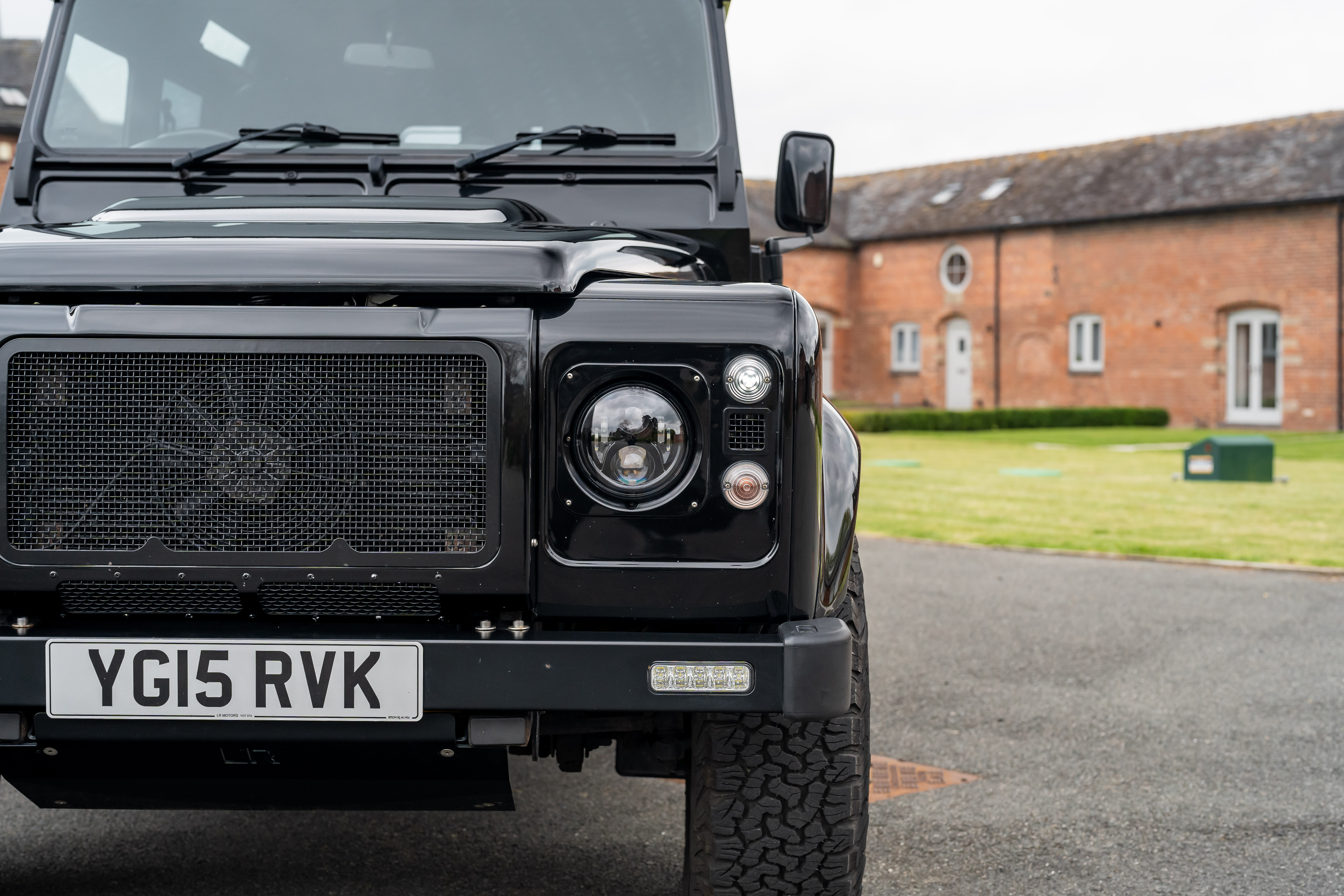2015 LAND ROVER DEFENDER 110 XS UTILITY 'TWISTED'