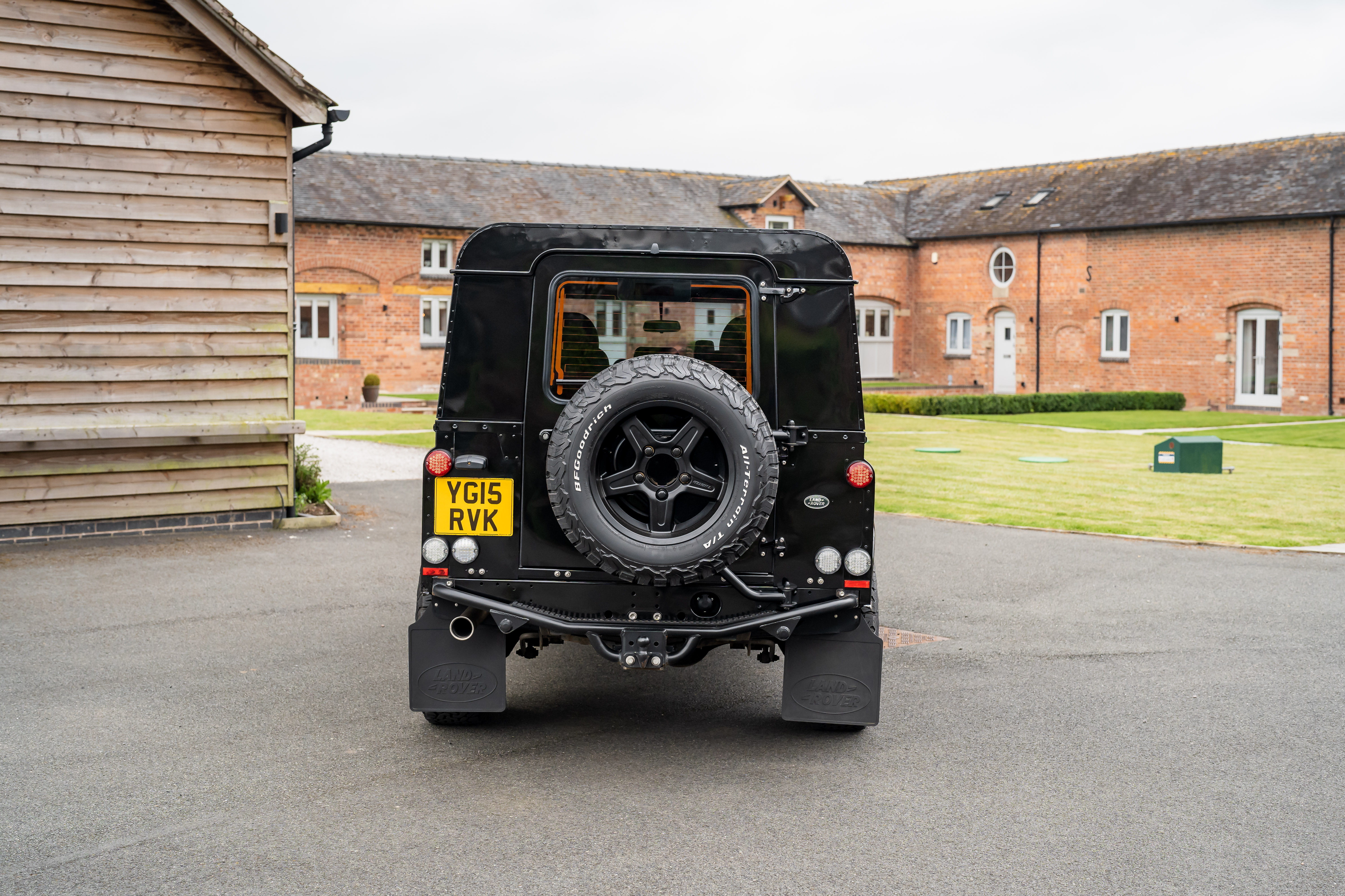 2015 LAND ROVER DEFENDER 110 XS UTILITY 'TWISTED'