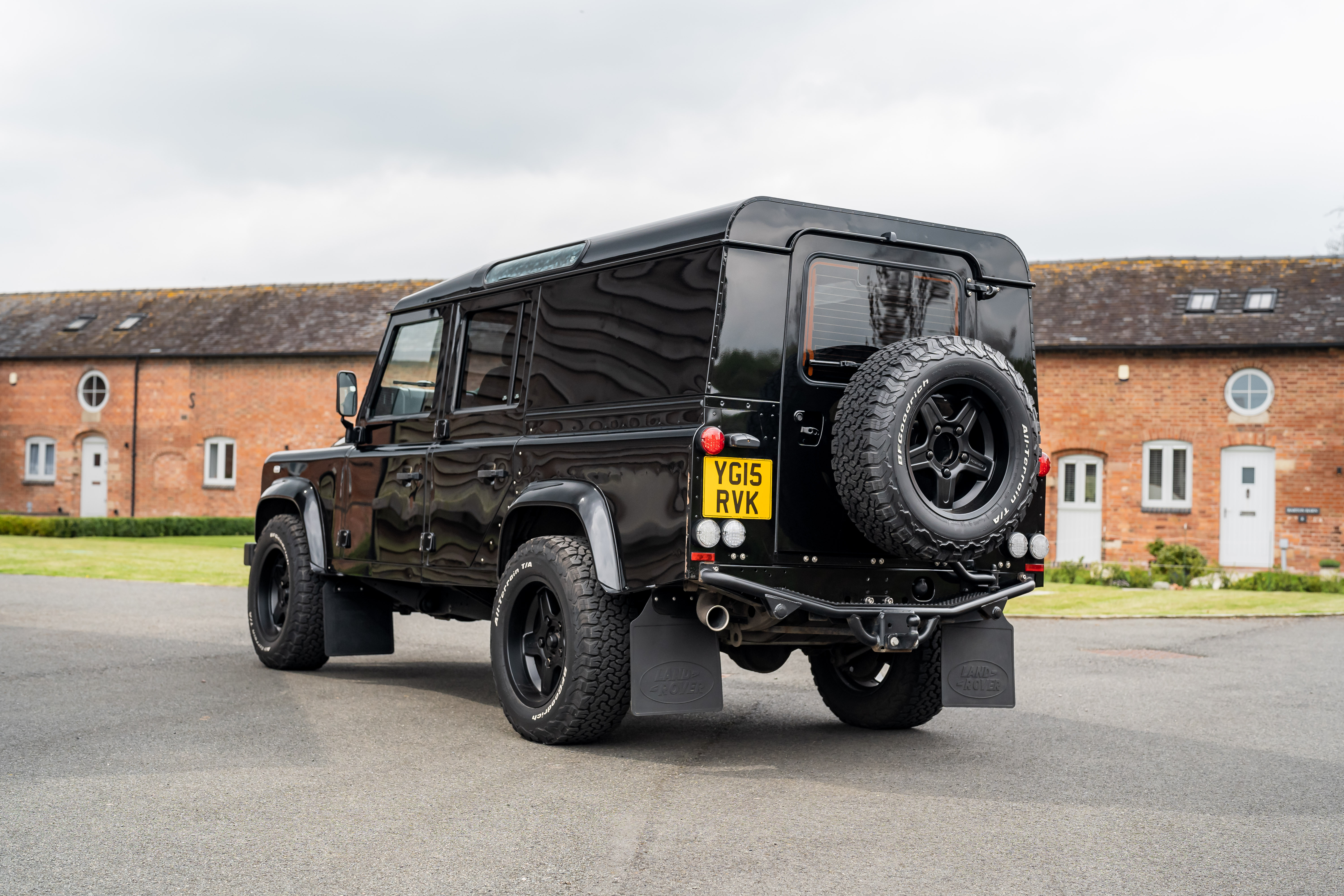 2015 LAND ROVER DEFENDER 110 XS UTILITY 'TWISTED'