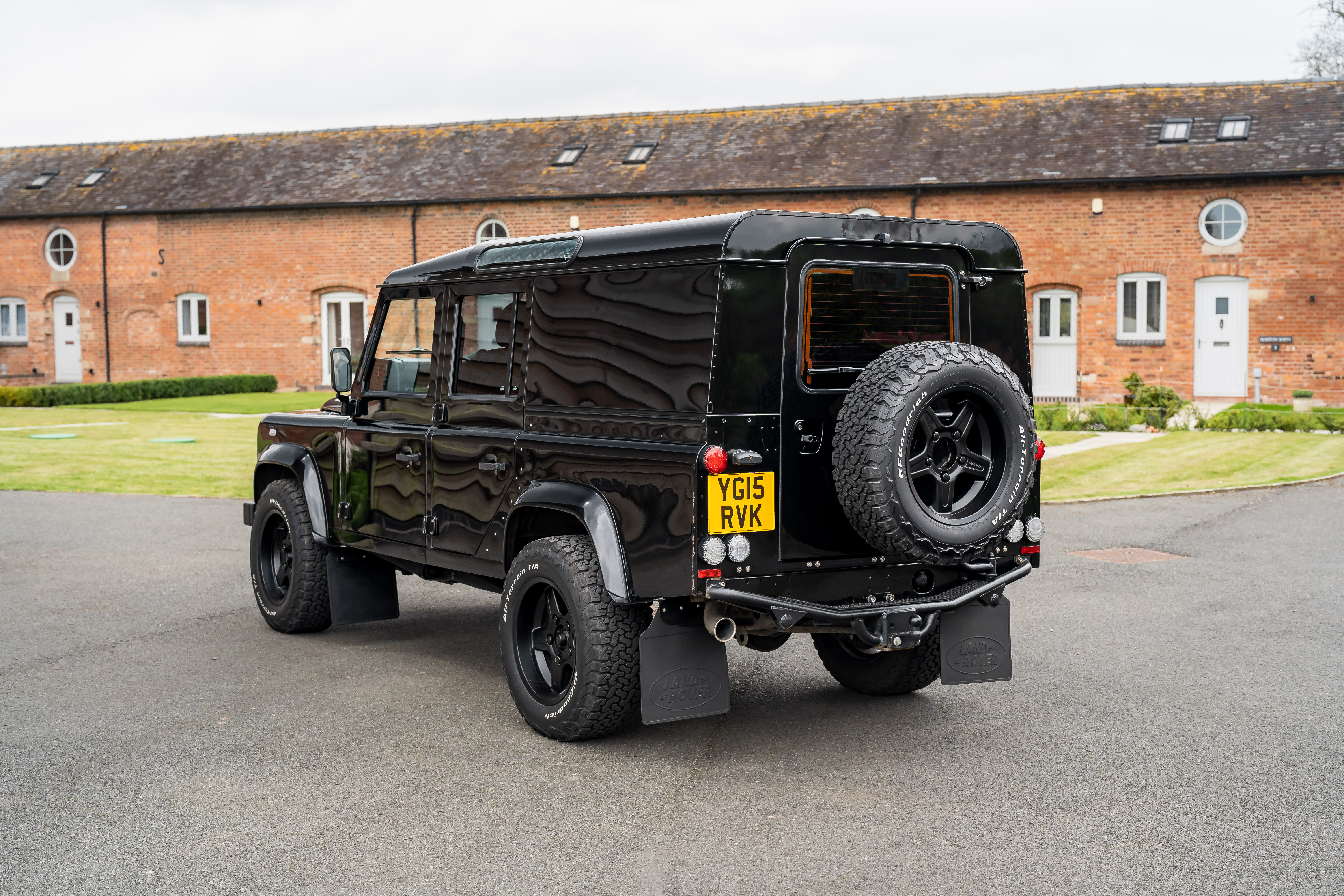 2015 LAND ROVER DEFENDER 110 XS UTILITY 'TWISTED'