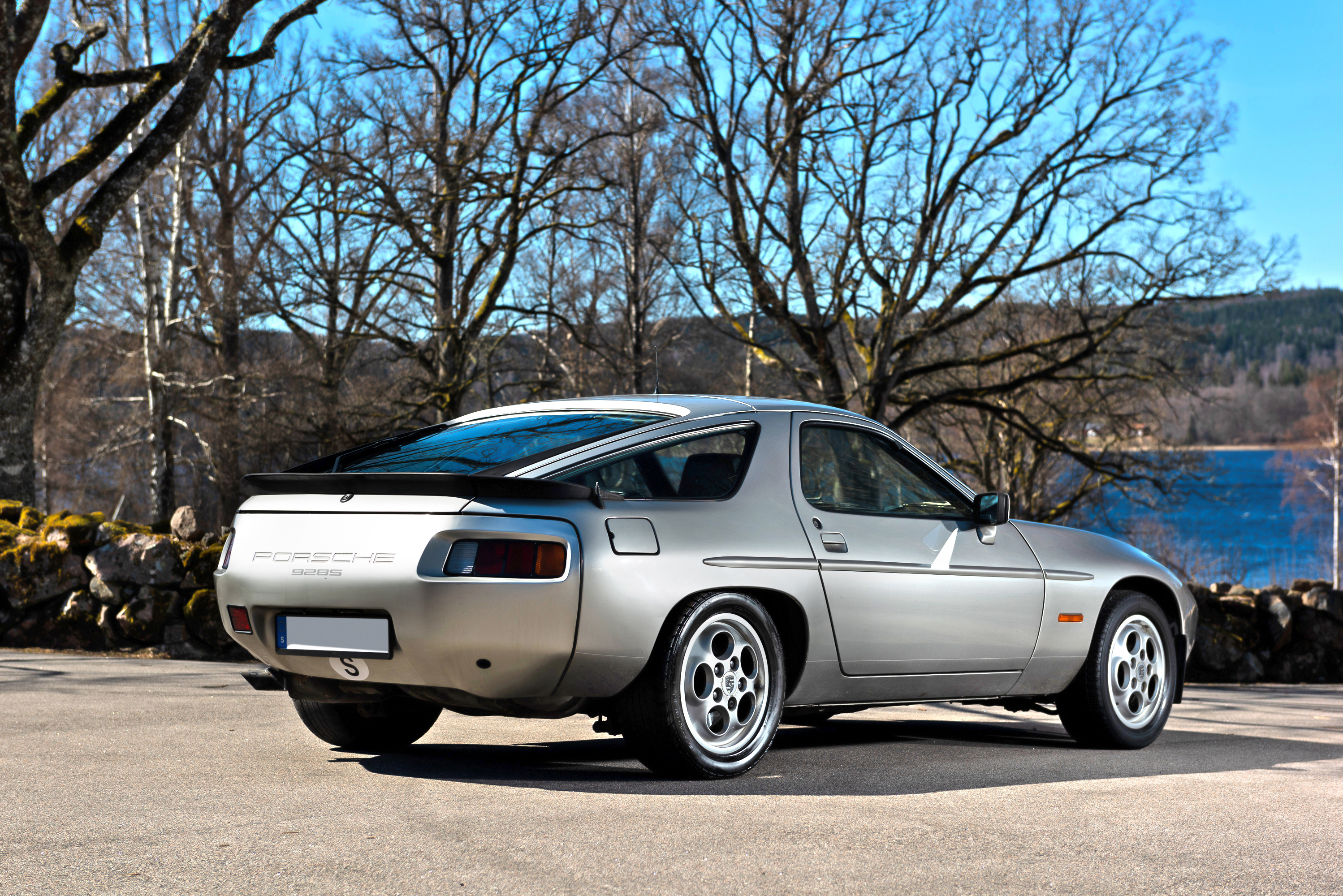 1984 PORSCHE 928 S