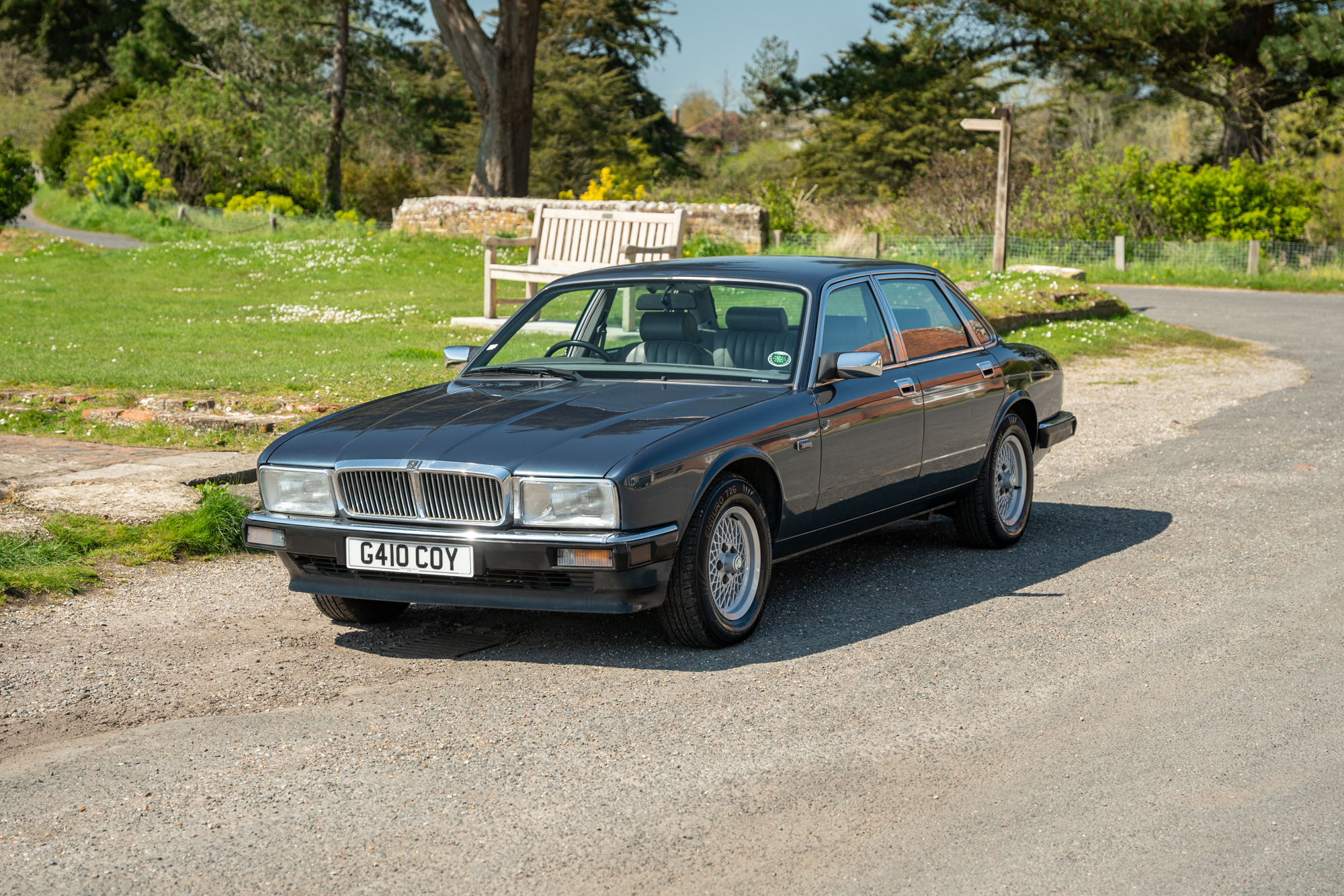 1990 JAGUAR XJ SOVEREIGN 4.0 for sale by auction in Chichester, West ...