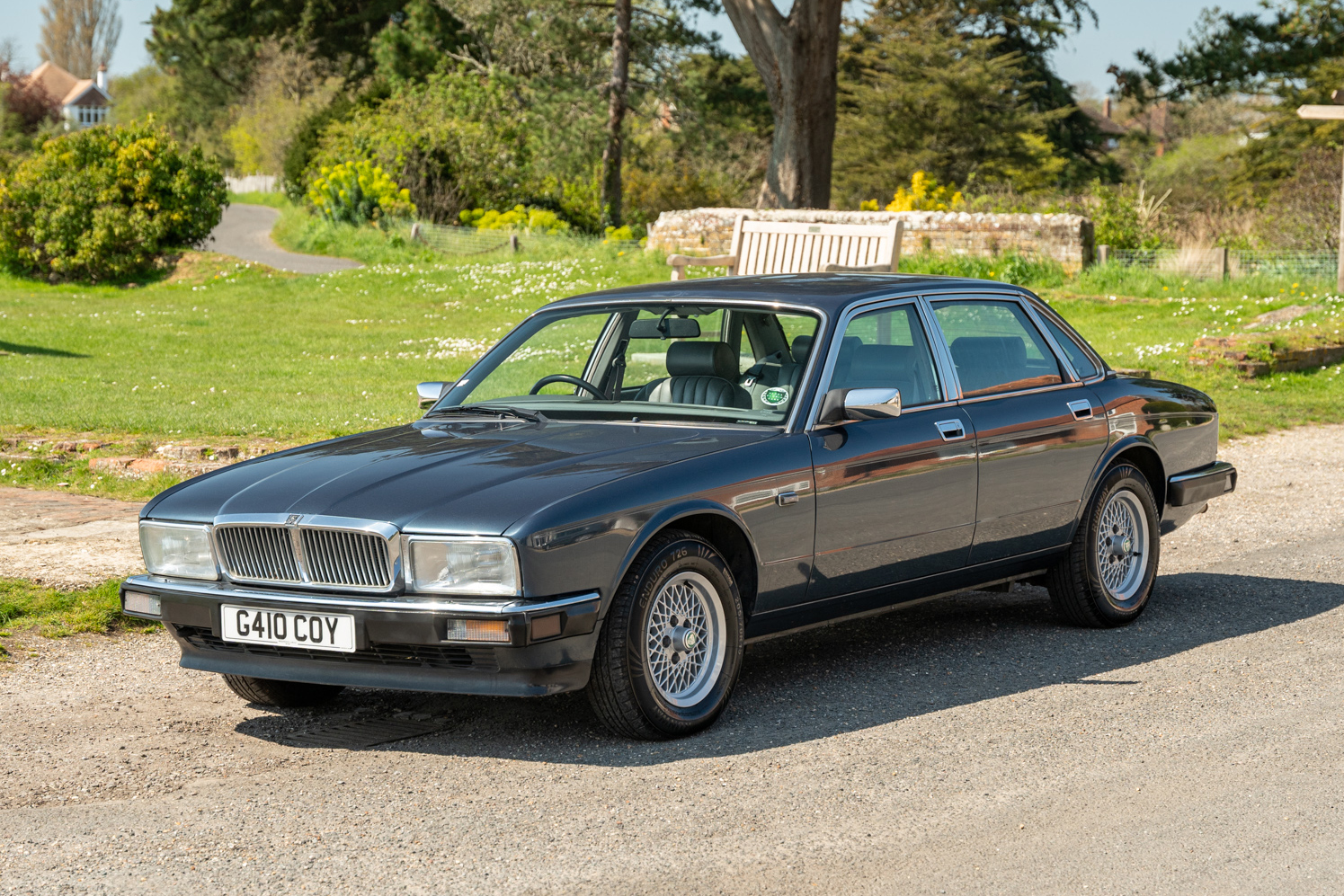 1990 JAGUAR XJ SOVEREIGN 4.0 for sale by auction in Chichester, West ...