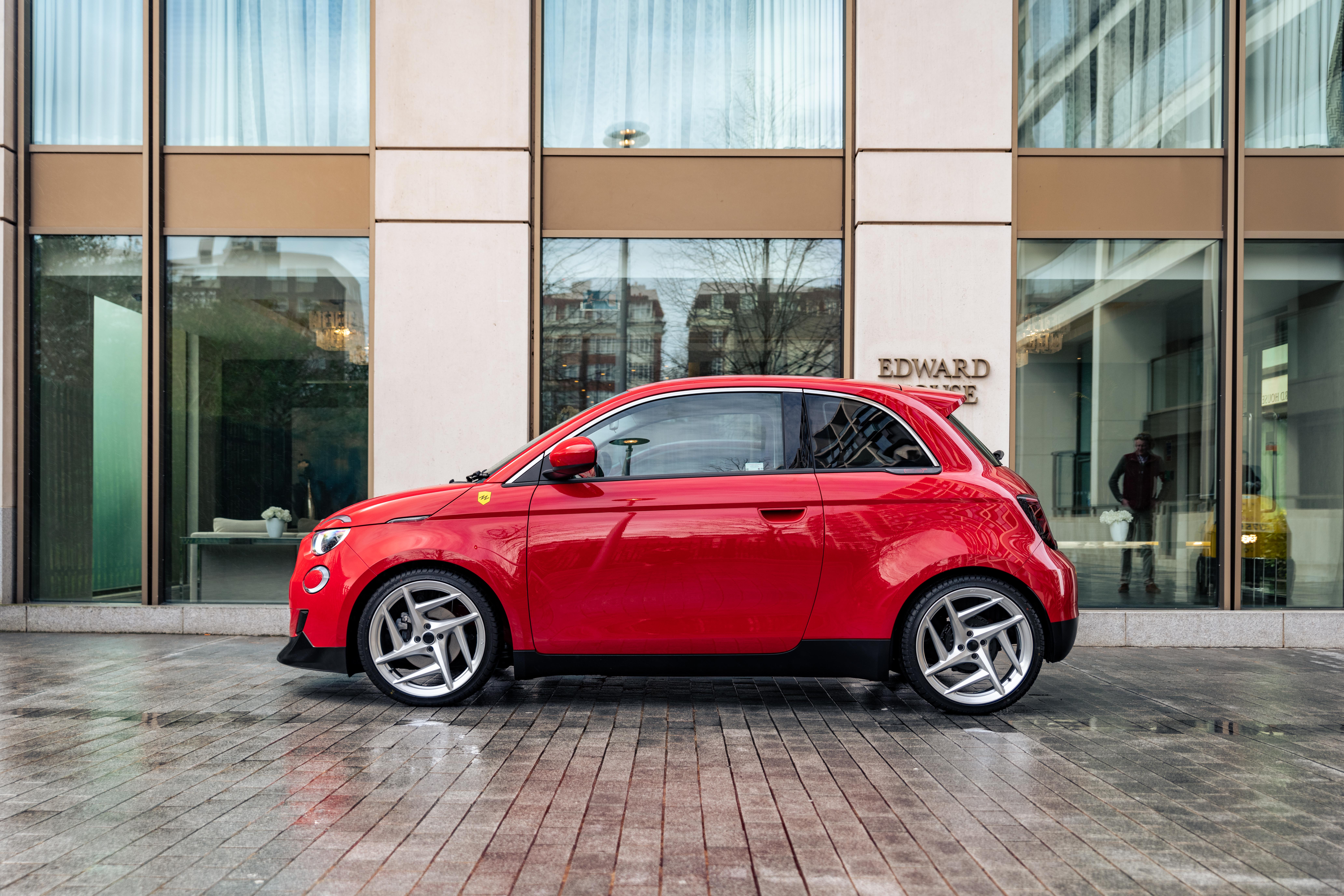 2022 FIAT 500E 'DESIGNIO' BY KAHN - 400 MILES - VAT Q