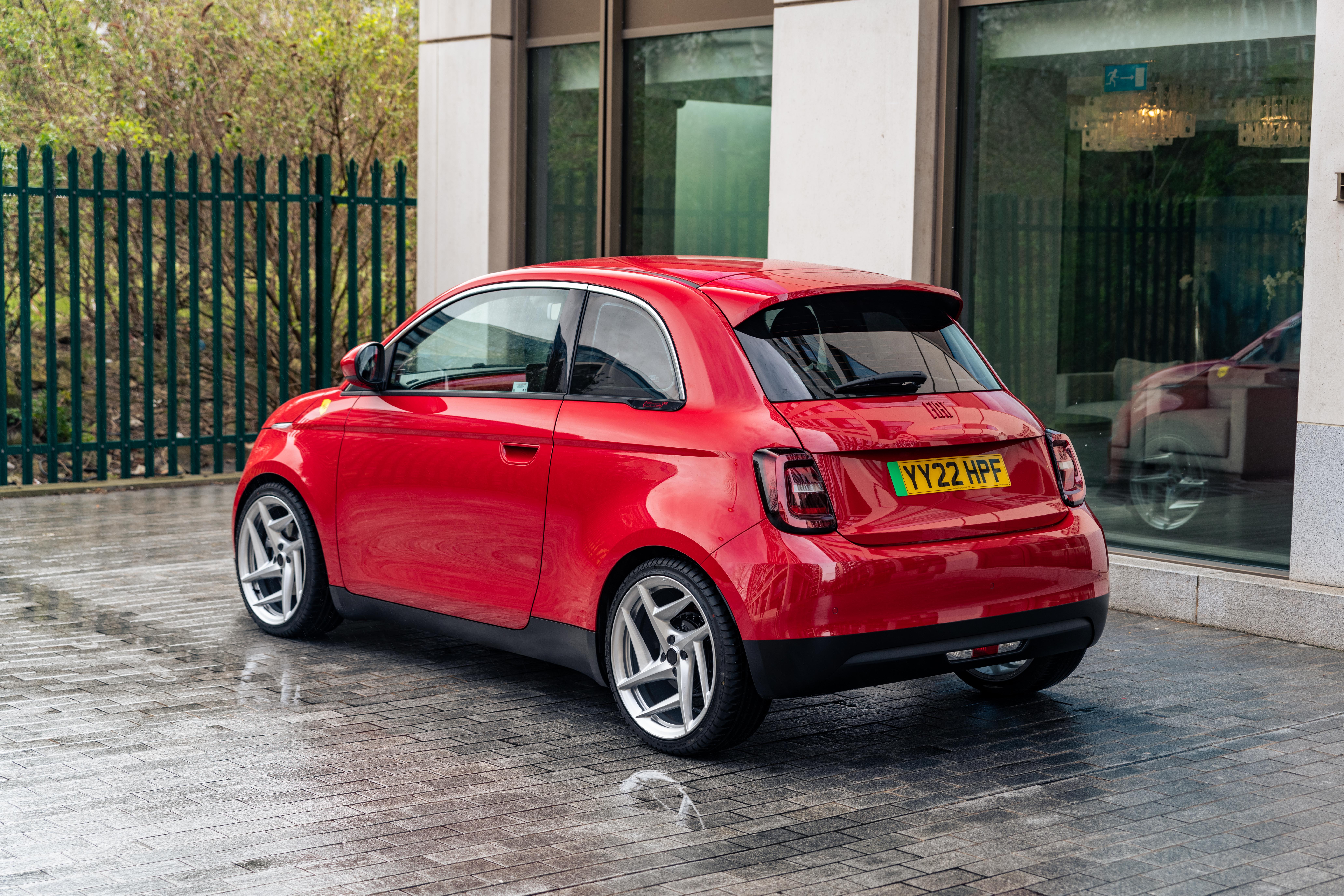 2022 FIAT 500E 'DESIGNIO' BY KAHN - 400 MILES - VAT Q