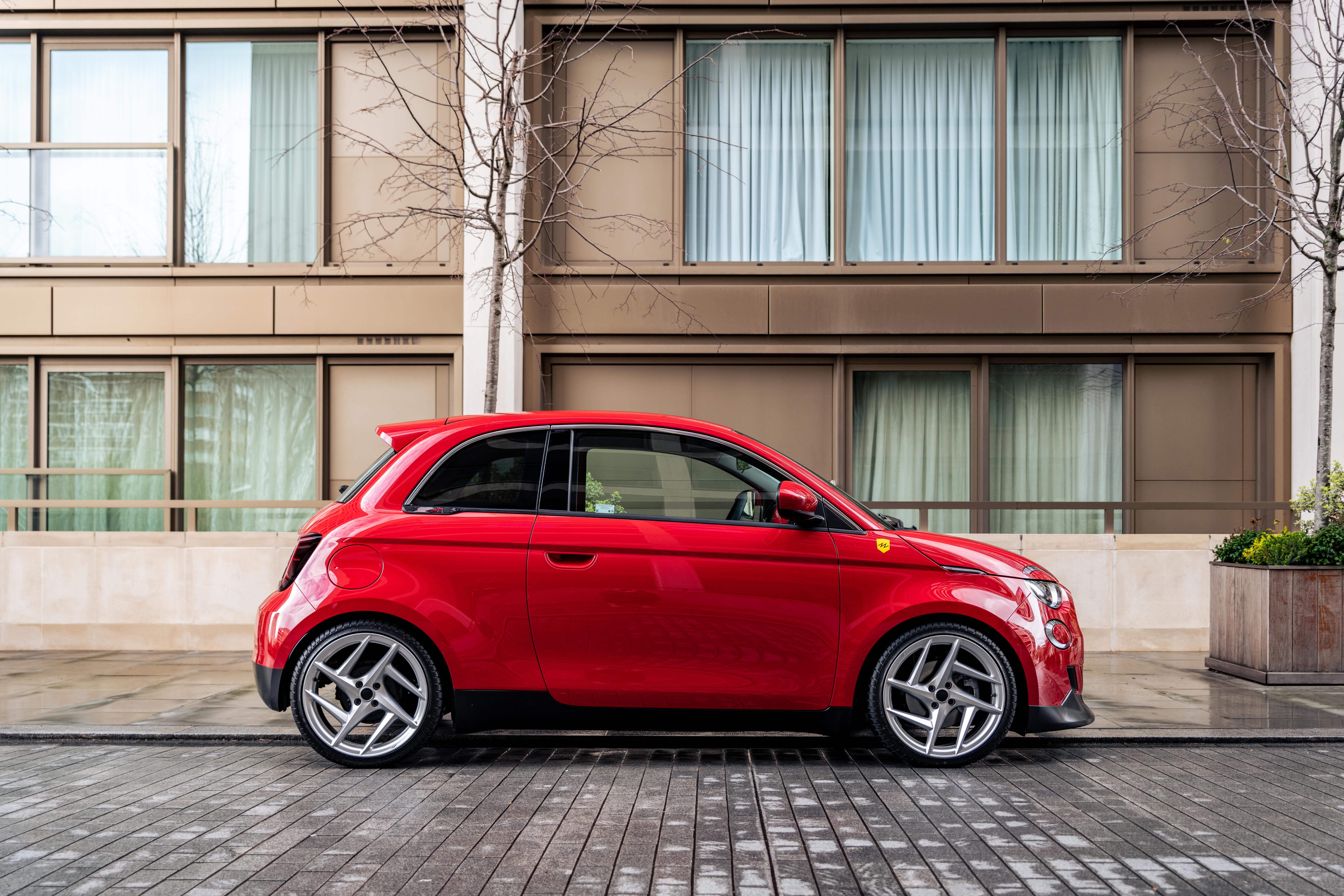 2022 FIAT 500E 'DESIGNIO' BY KAHN - 400 MILES - VAT Q