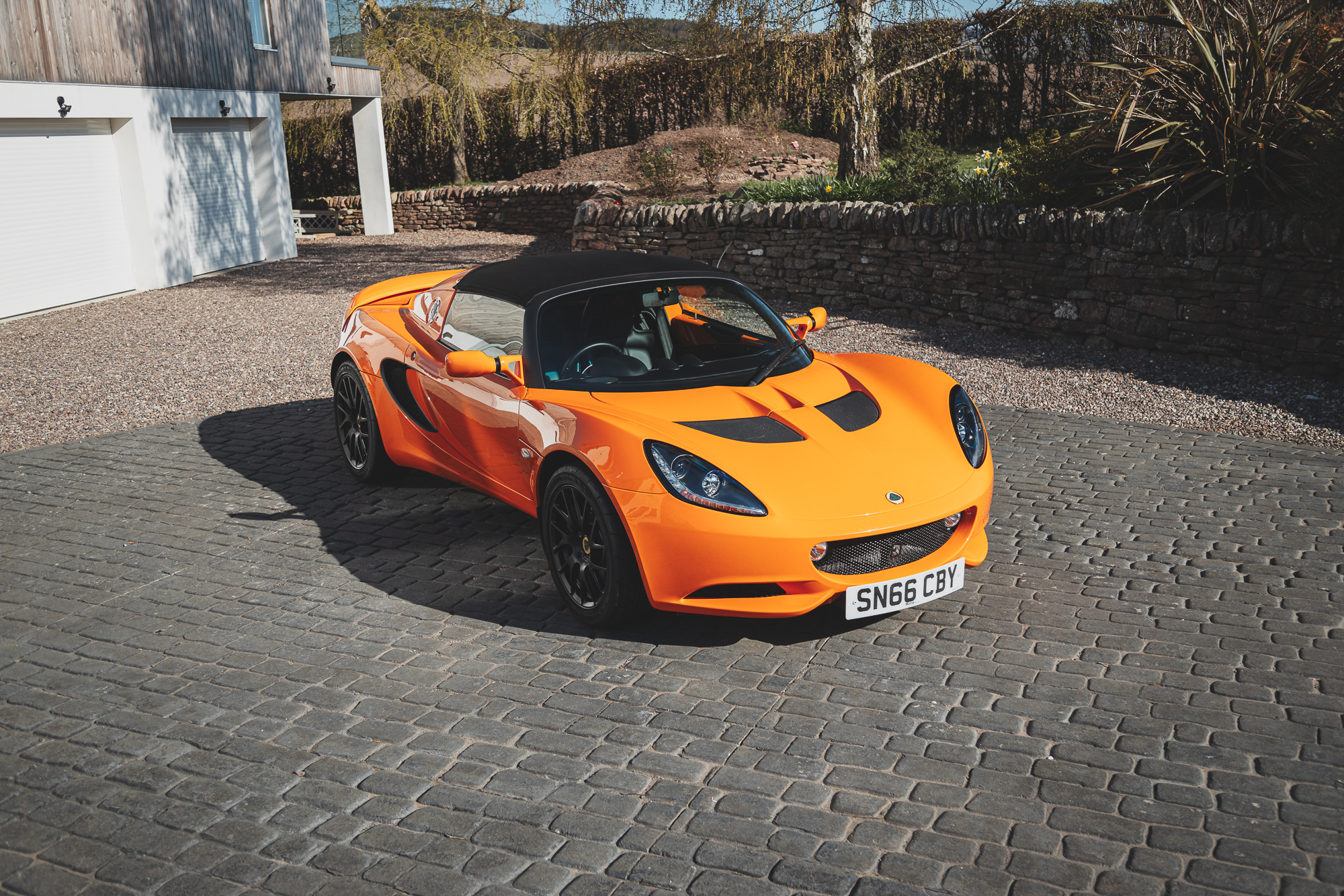 2016 LOTUS ELISE SPORT 220 - 4,500 MILES