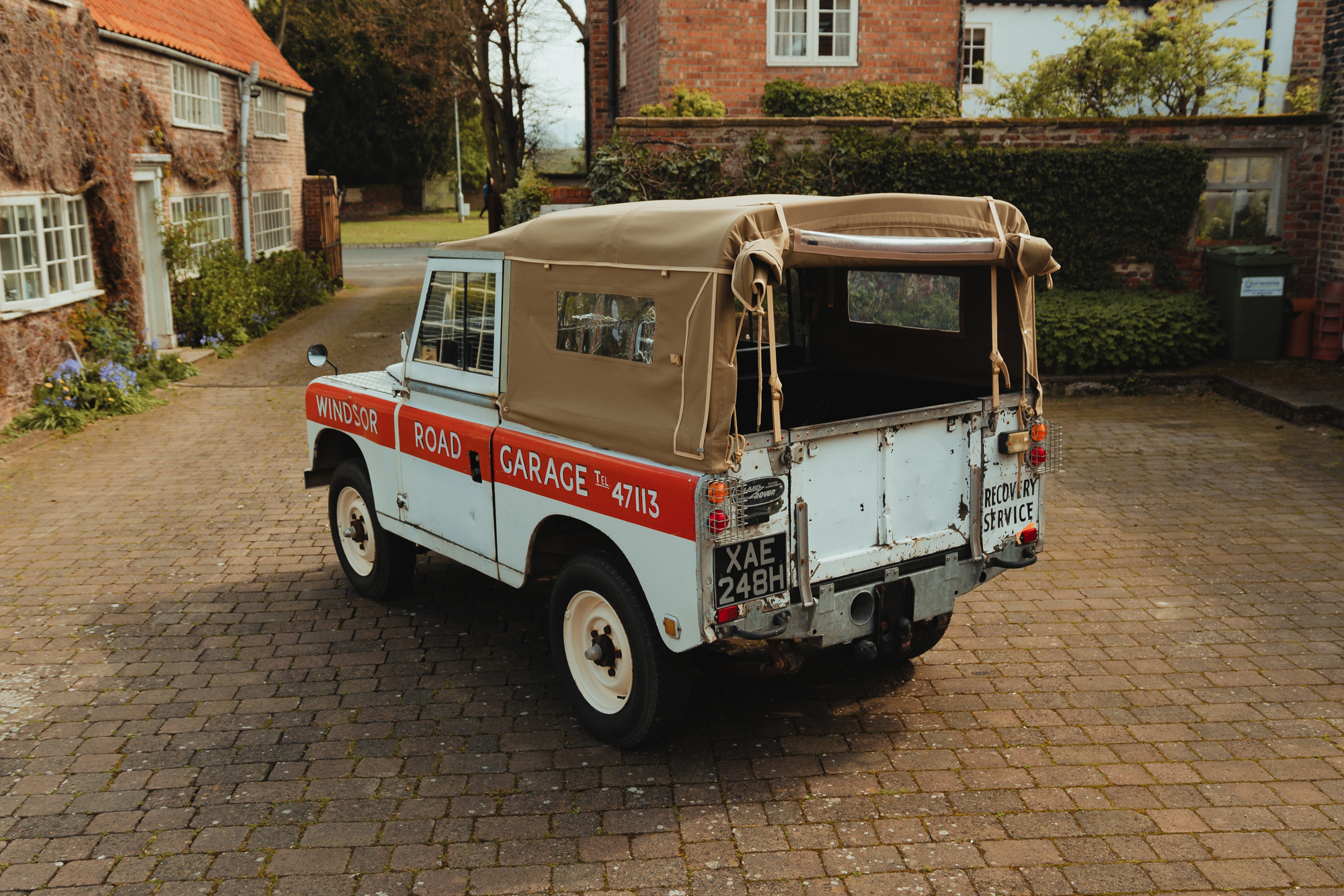 1970 LAND ROVER SERIES IIA 88"