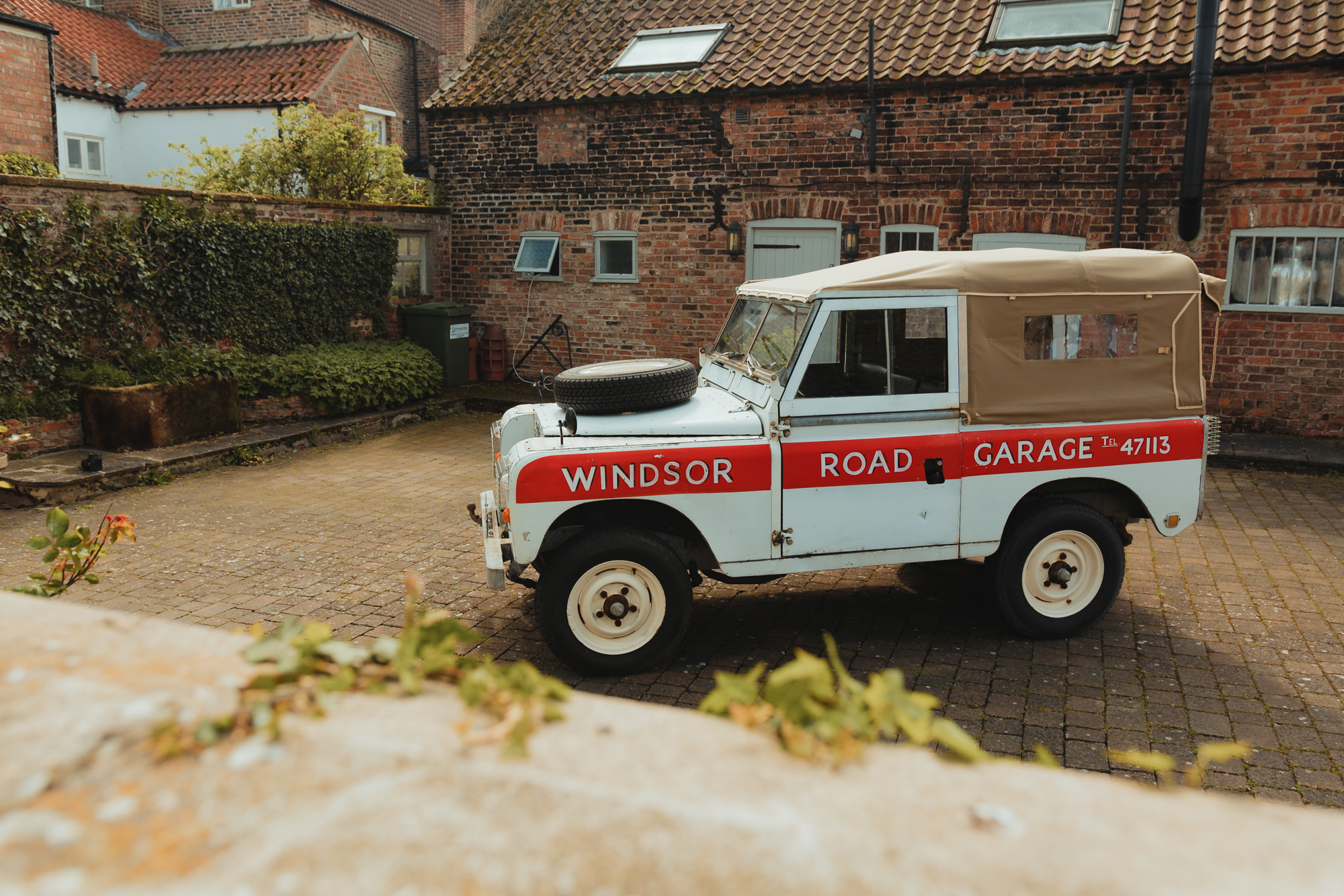 1970 LAND ROVER SERIES IIA 88"