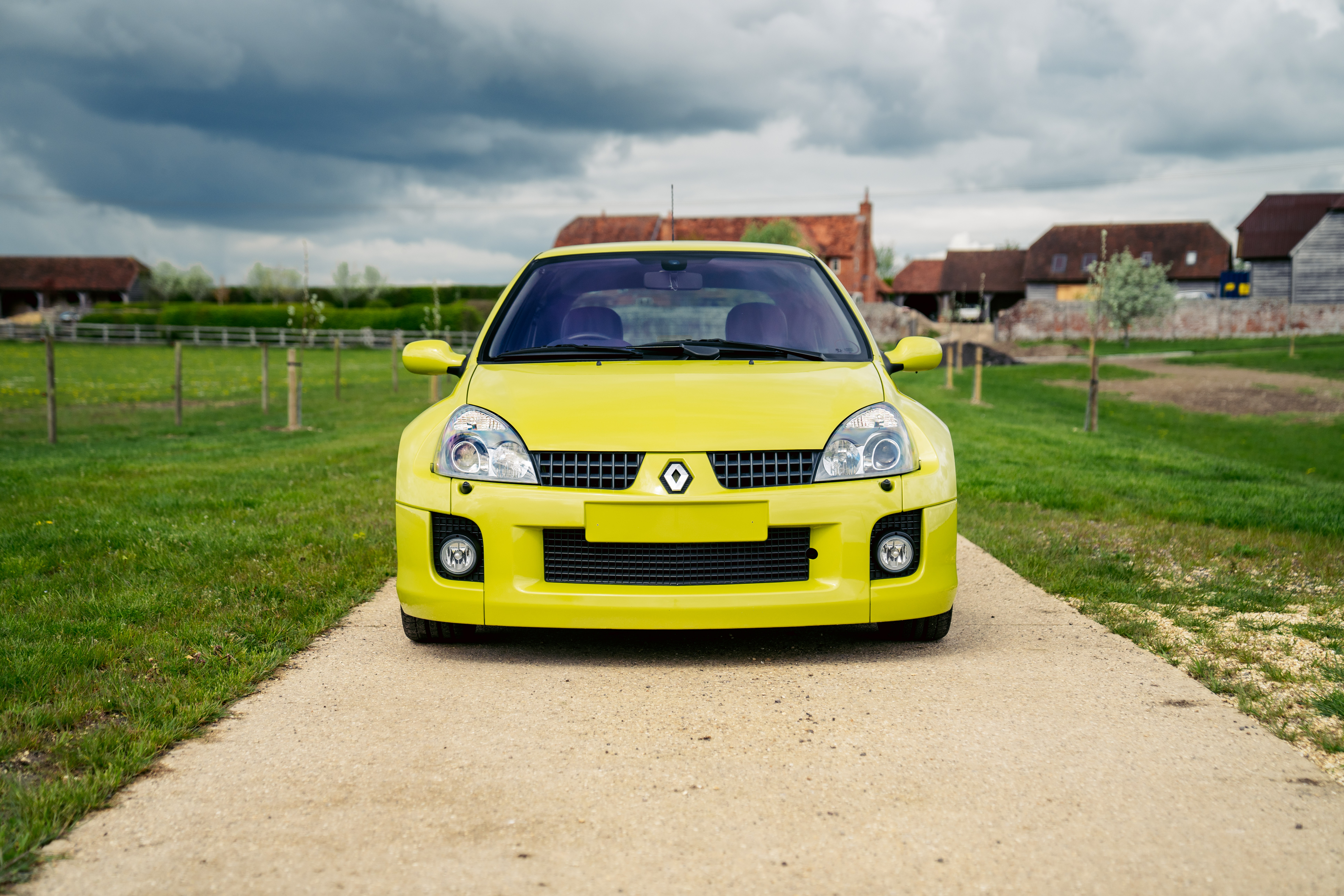 2004 RENAULT CLIO V6 PHASE 2 - 13,259 MILES