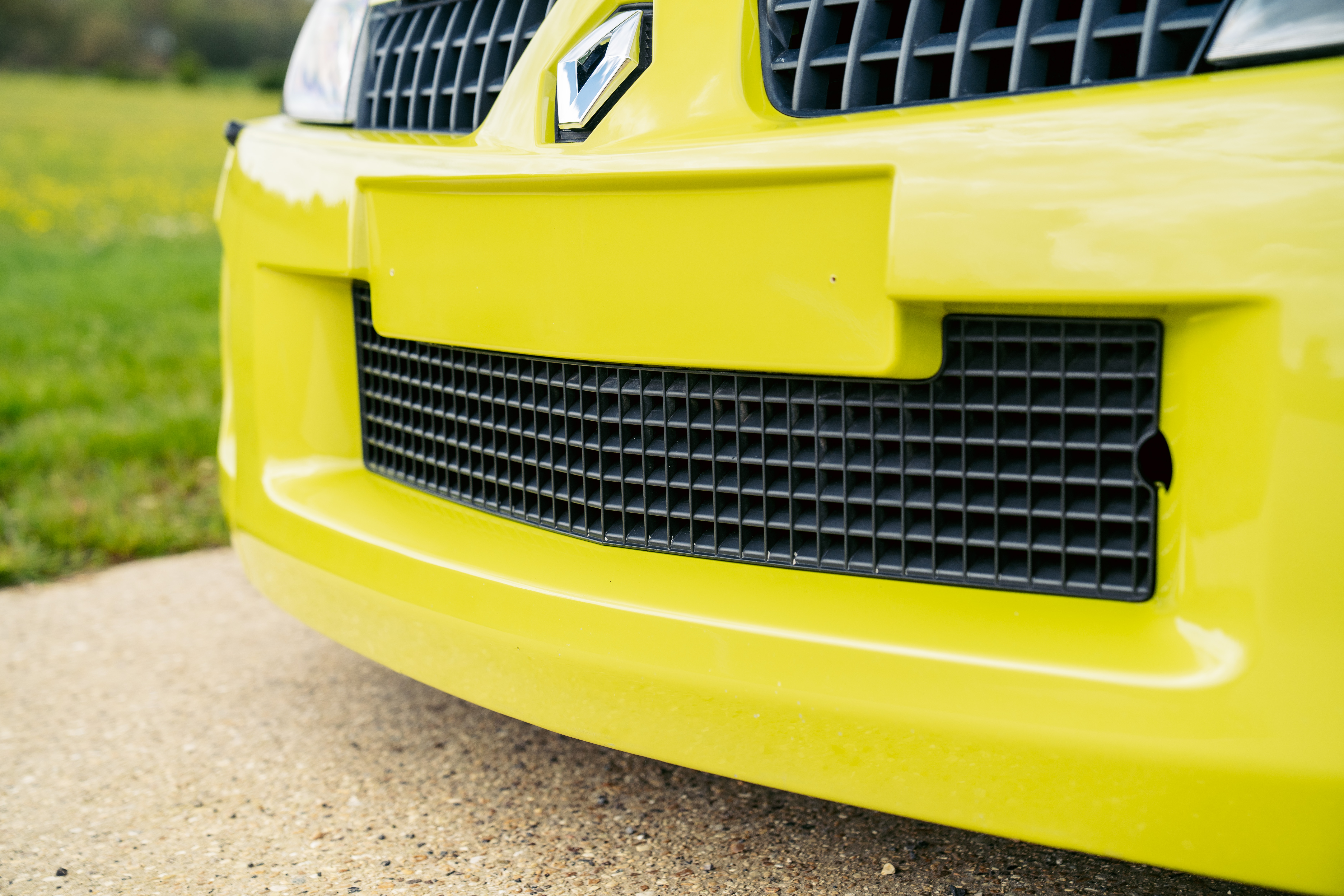 2004 RENAULT CLIO V6 PHASE 2 - 13,259 MILES