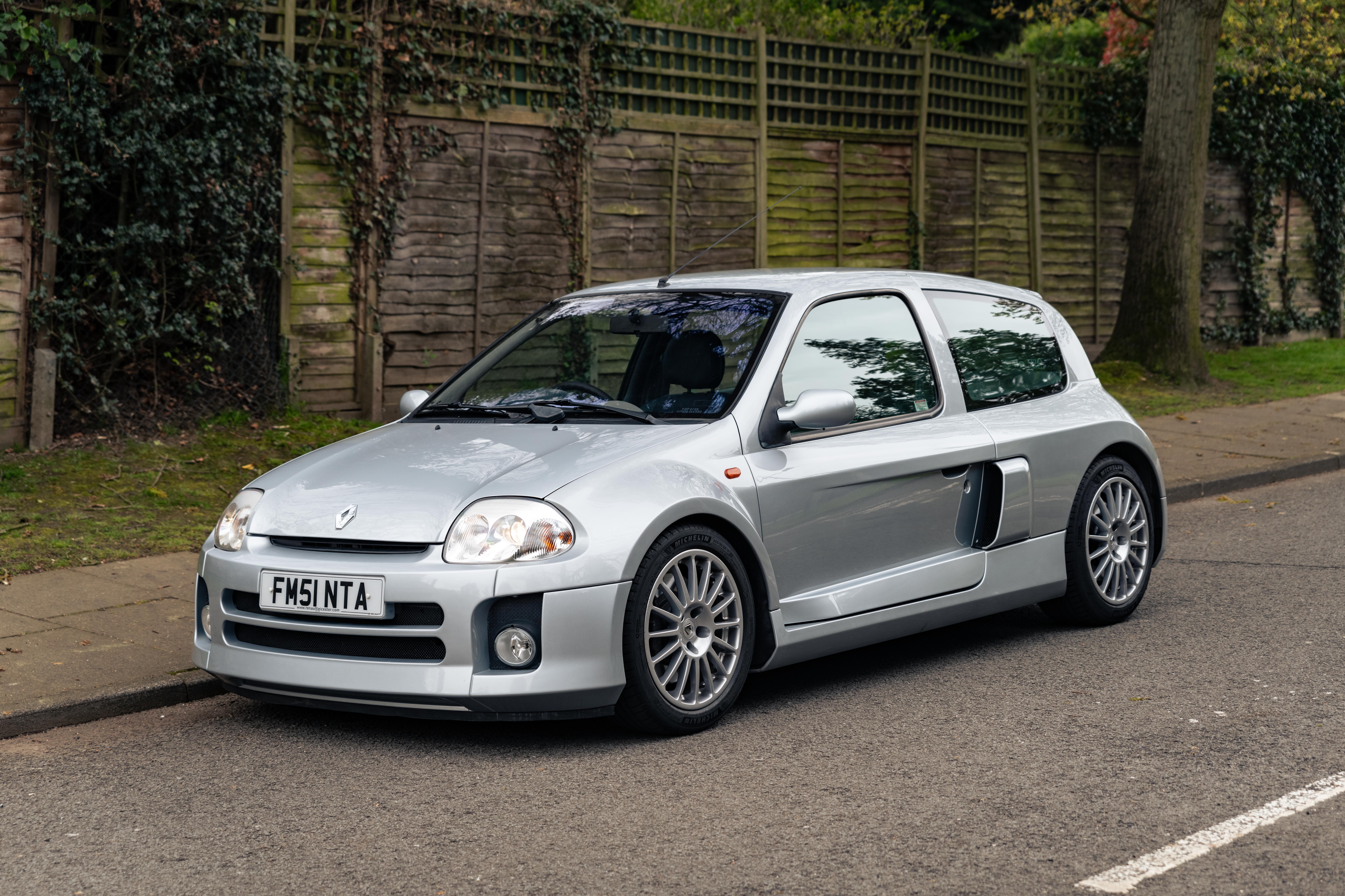 2002 RENAULT CLIO V6 PHASE 1 - 19,674 MILES
