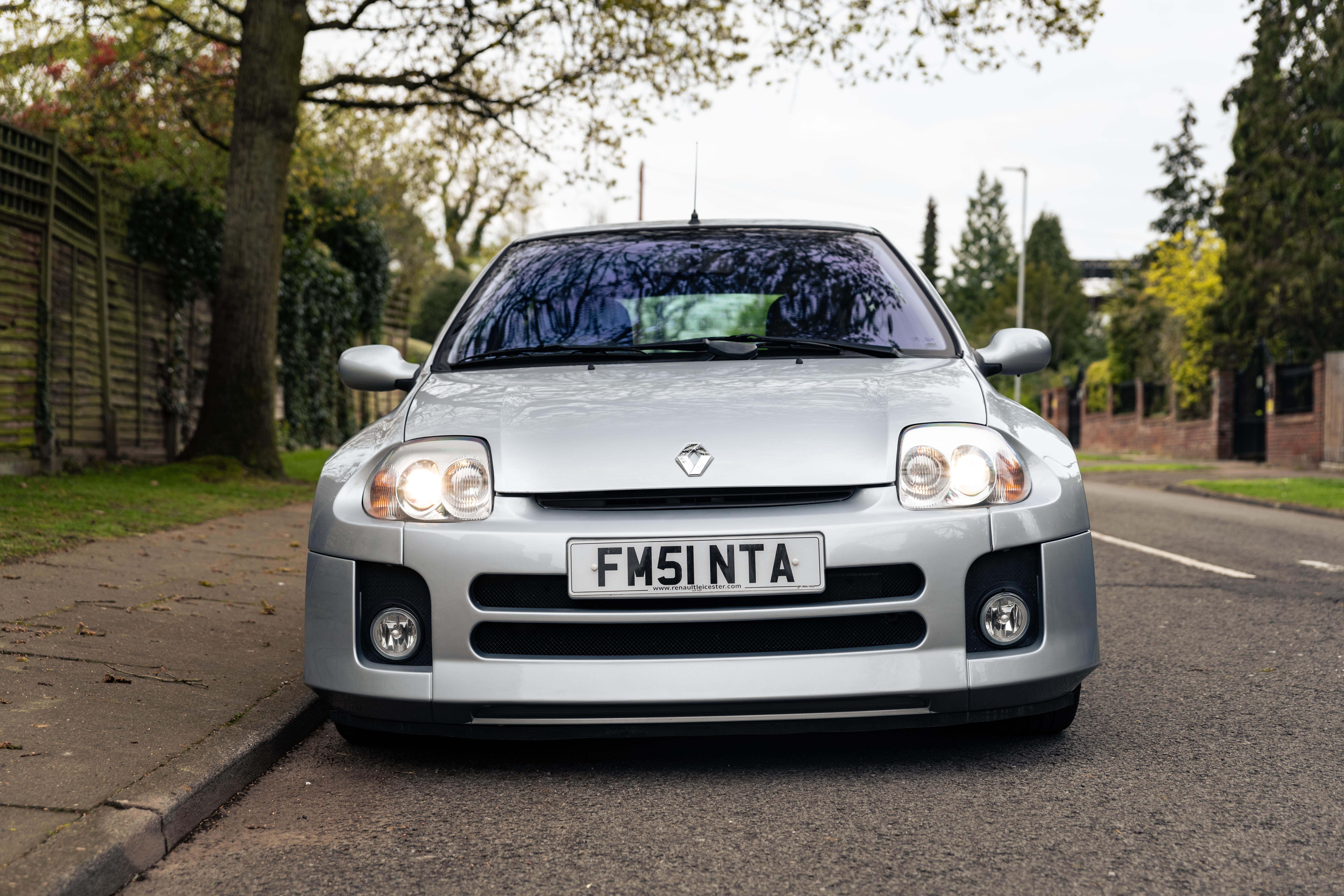 2002 RENAULT CLIO V6 PHASE 1 - 19,674 MILES