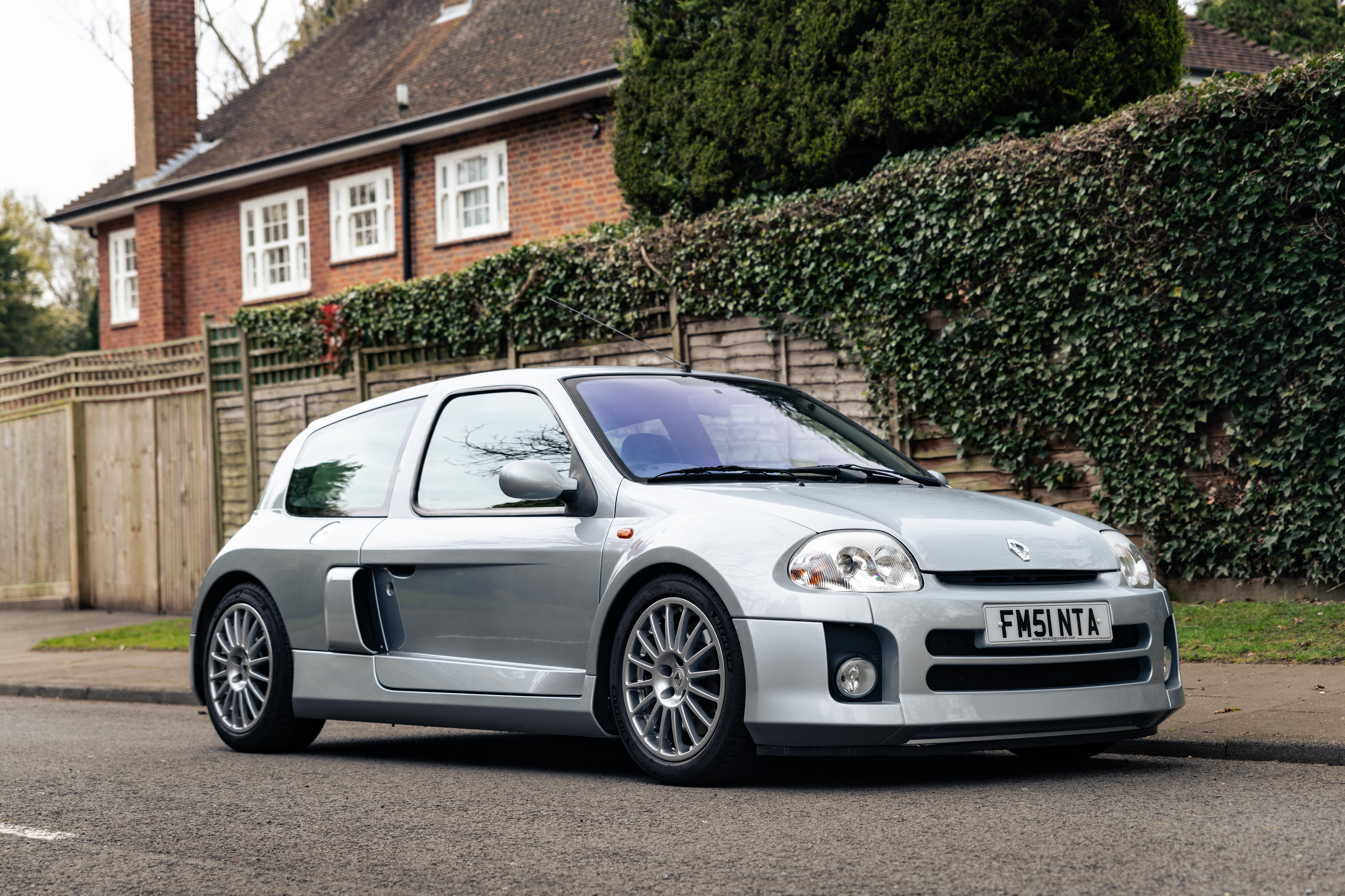 2002 RENAULT CLIO V6 PHASE 1 - 19,674 MILES
