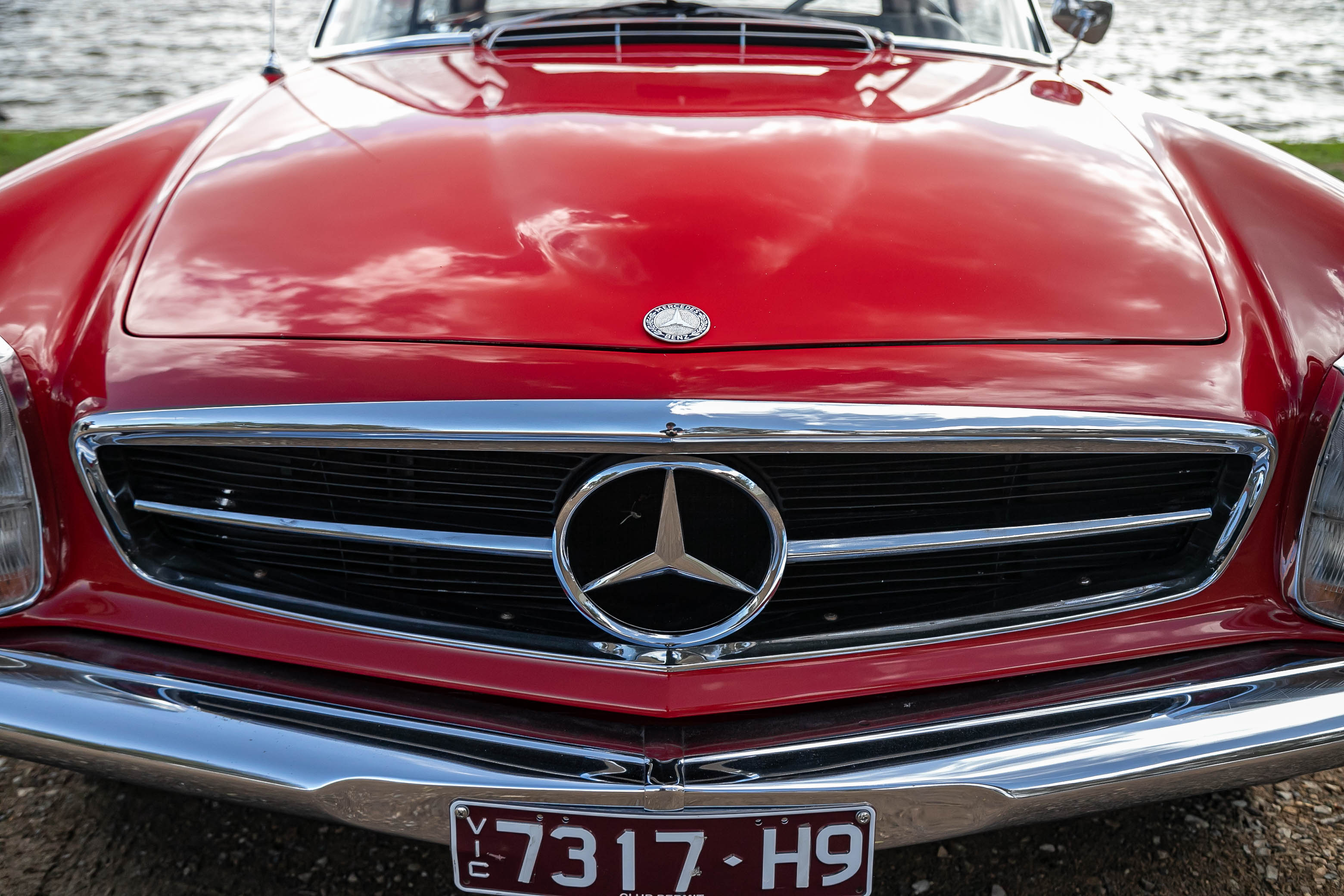 1967 MERCEDES-BENZ 230 SL PAGODA