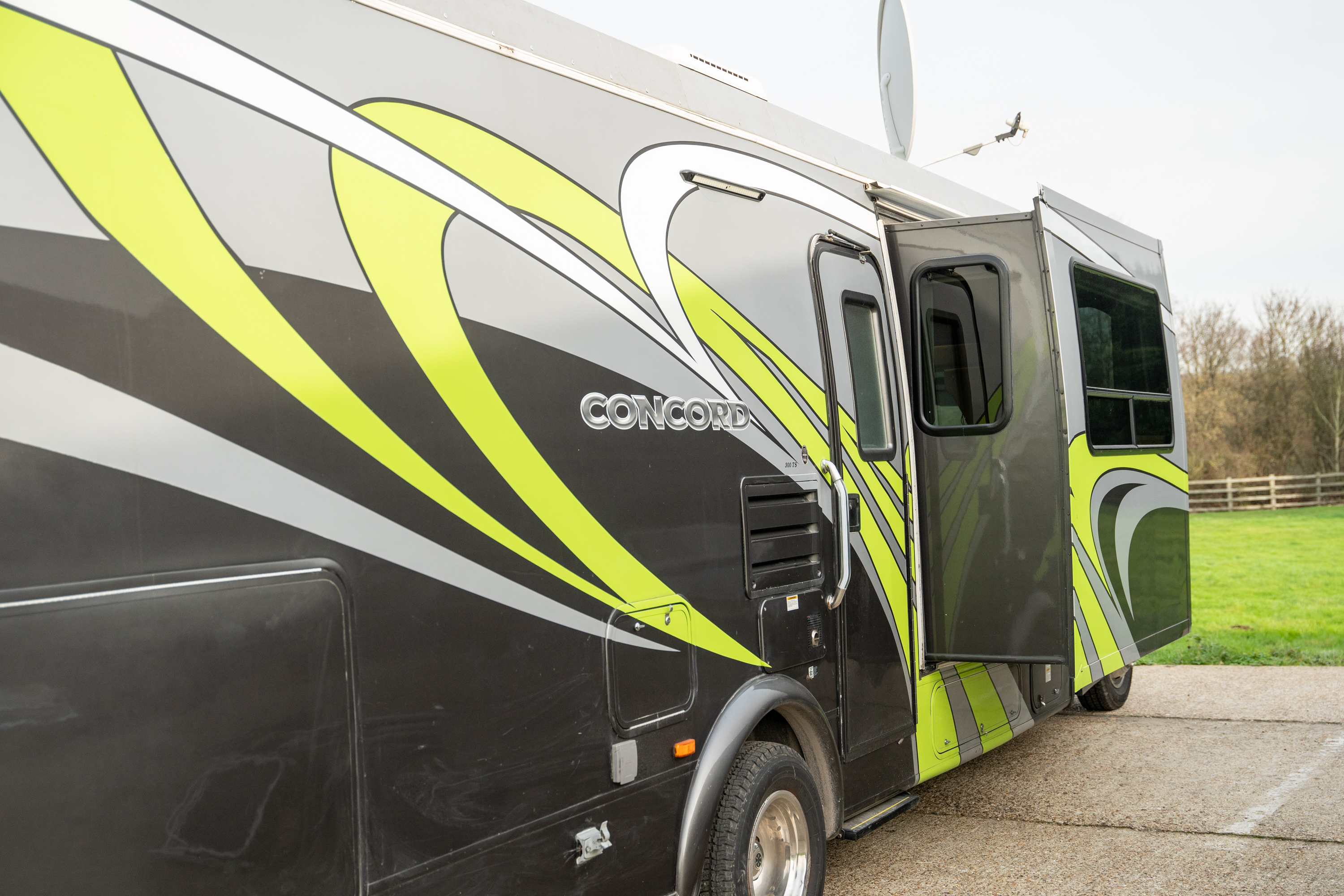 2007 COACHMEN CONCORD