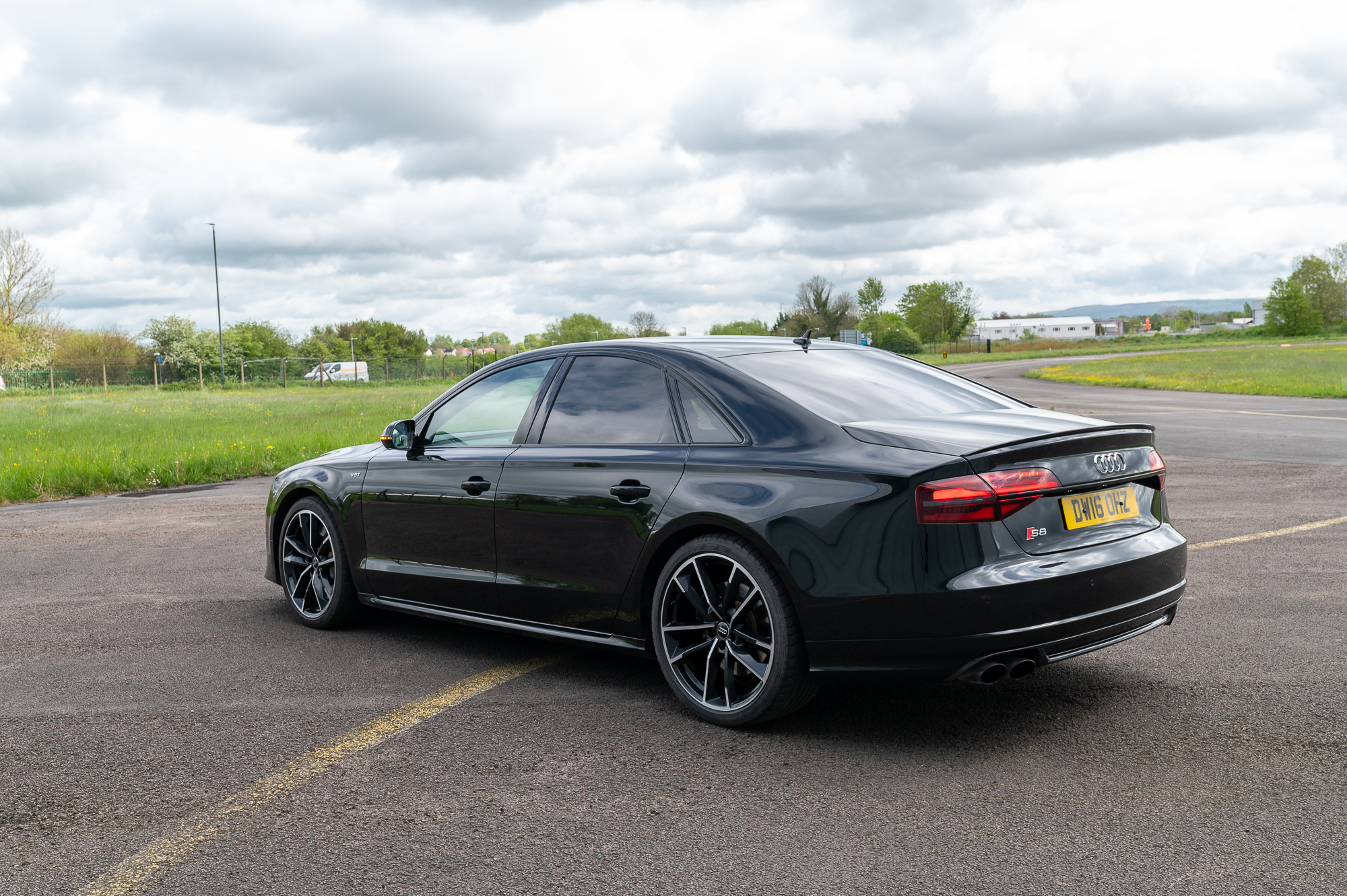 2016 AUDI S8 PLUS