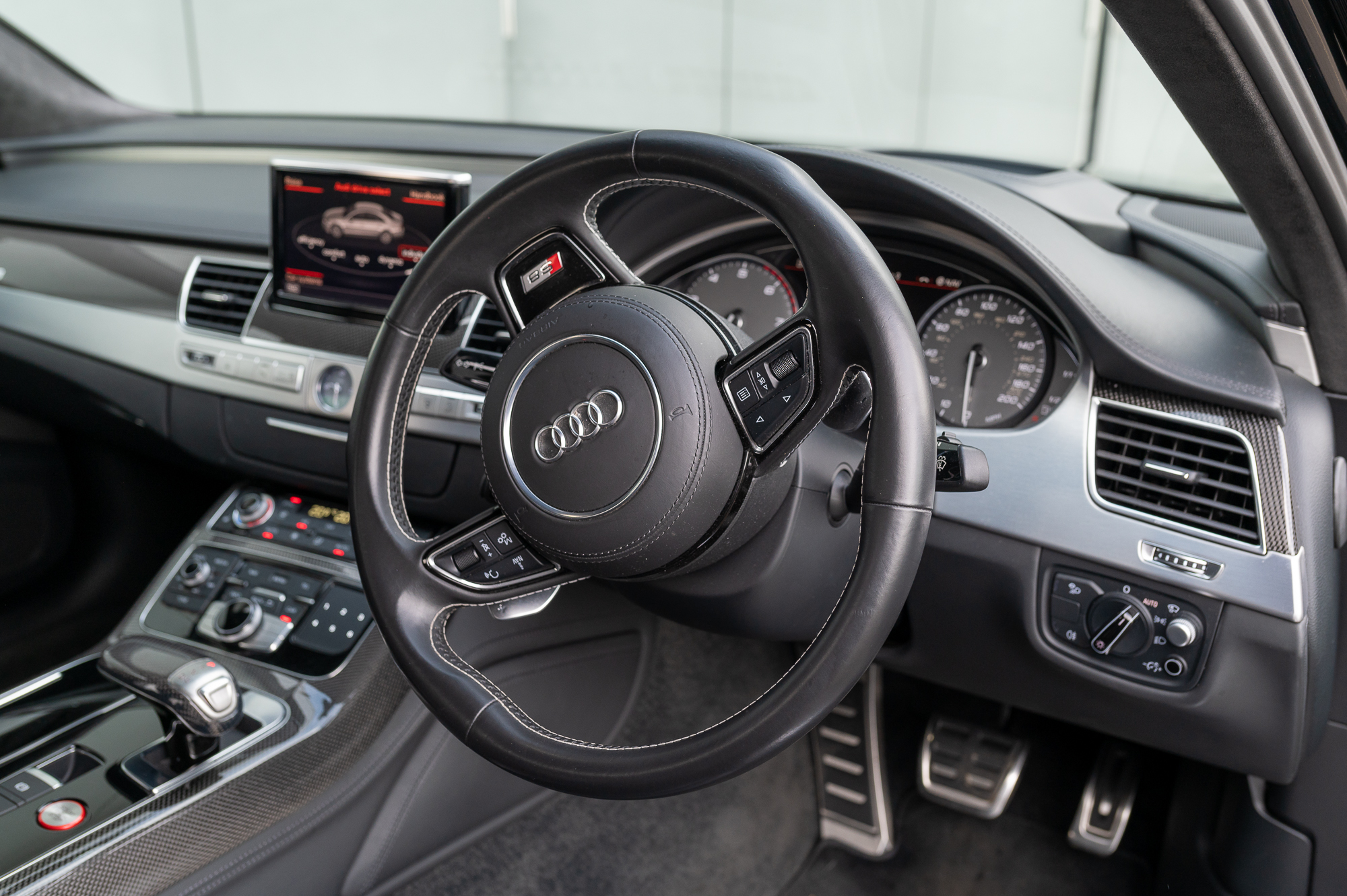 2016 AUDI S8 PLUS
