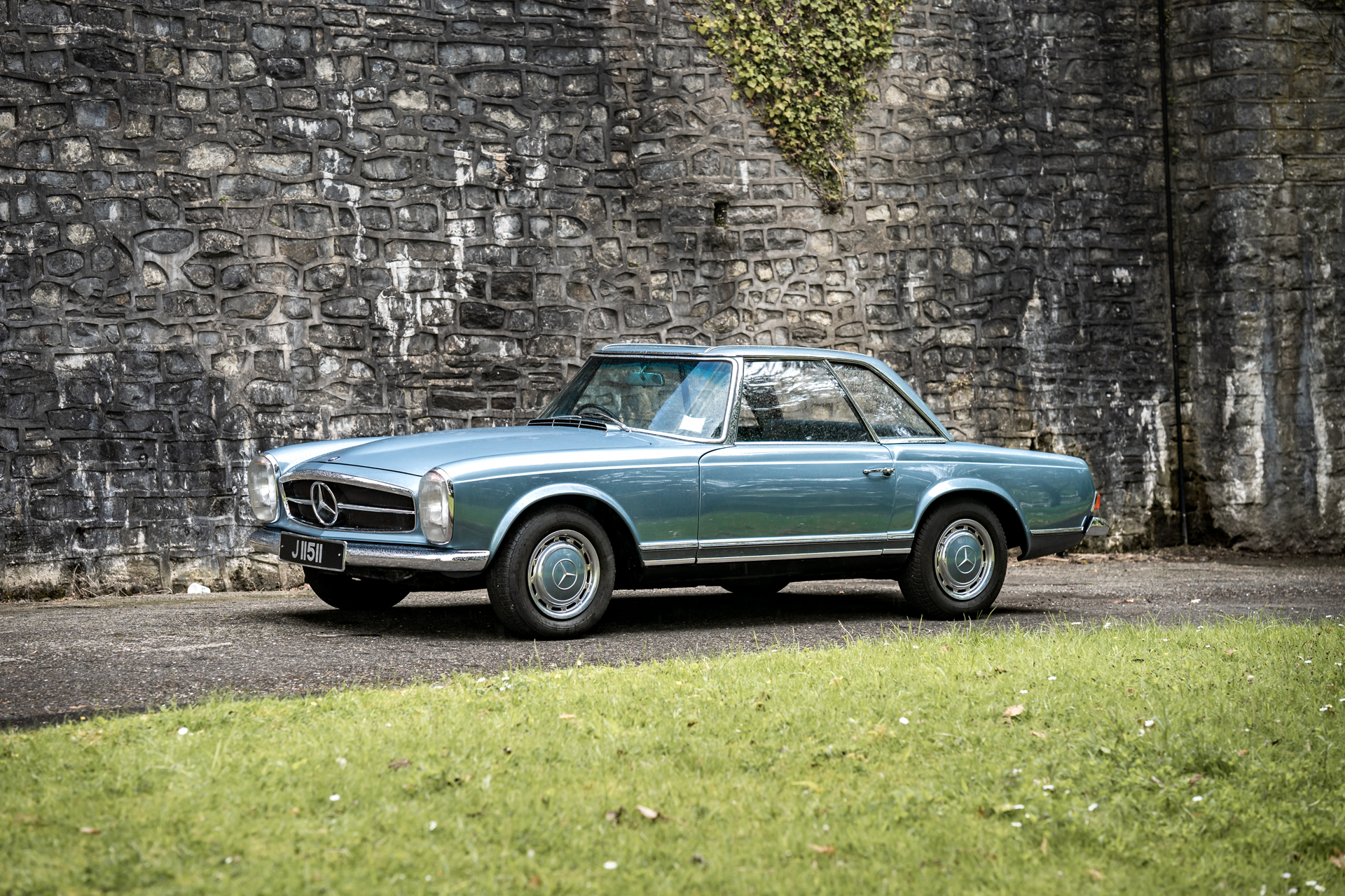 1967 MERCEDES-BENZ 250 SL PAGODA - CALIFORNIA CONVERSION