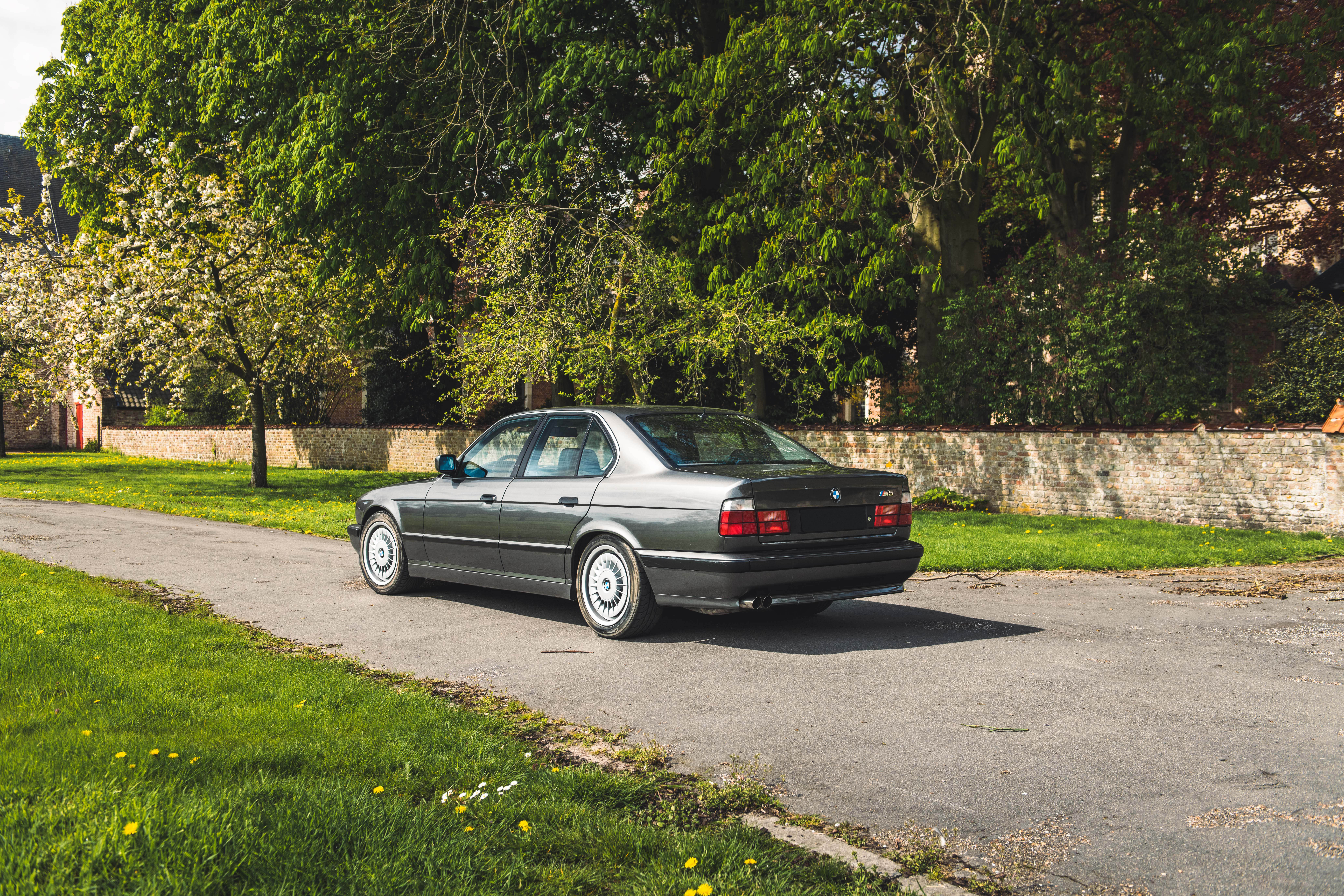 1989 BMW (E34) M5
