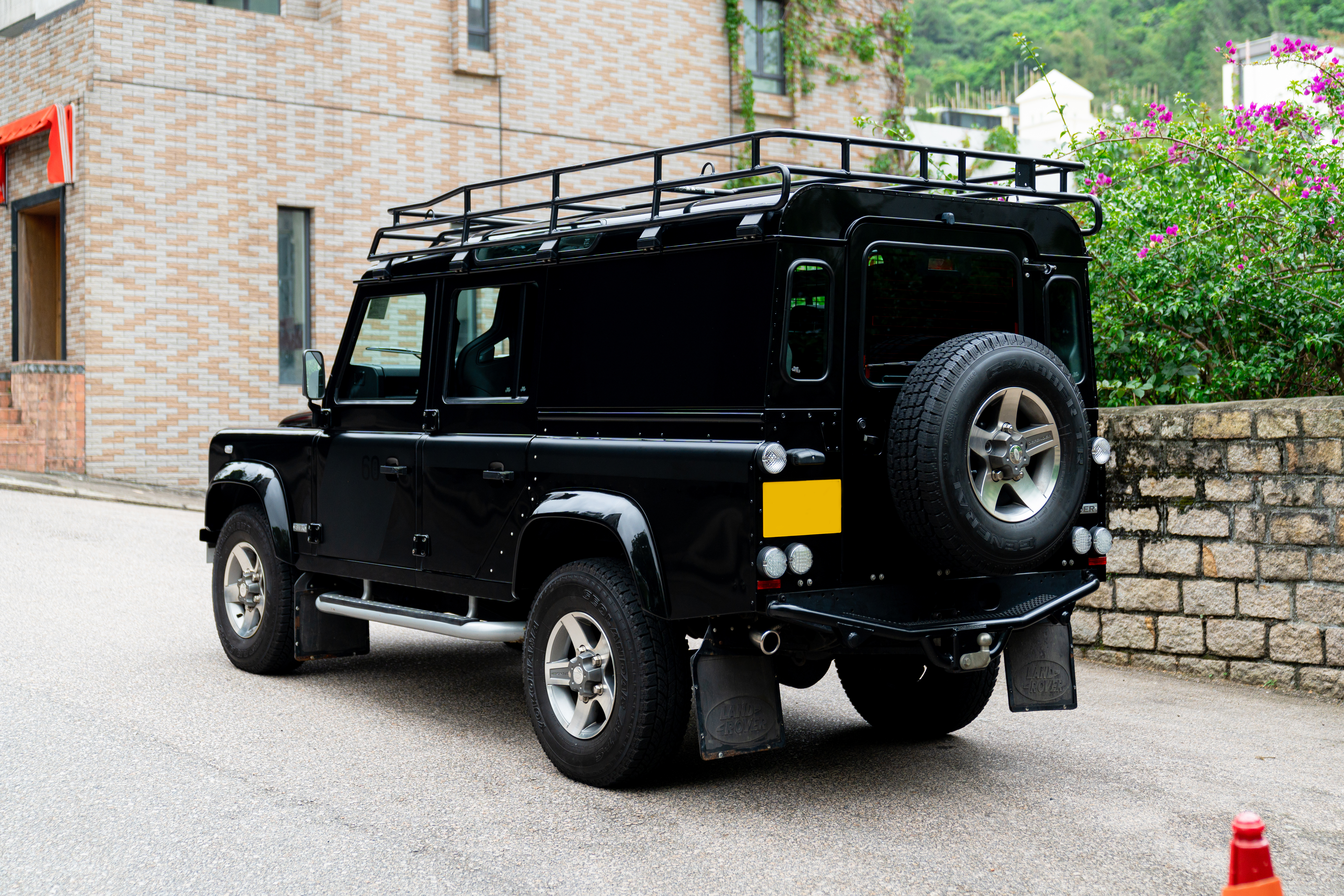 2009 LAND ROVER DEFENDER 110 SVX