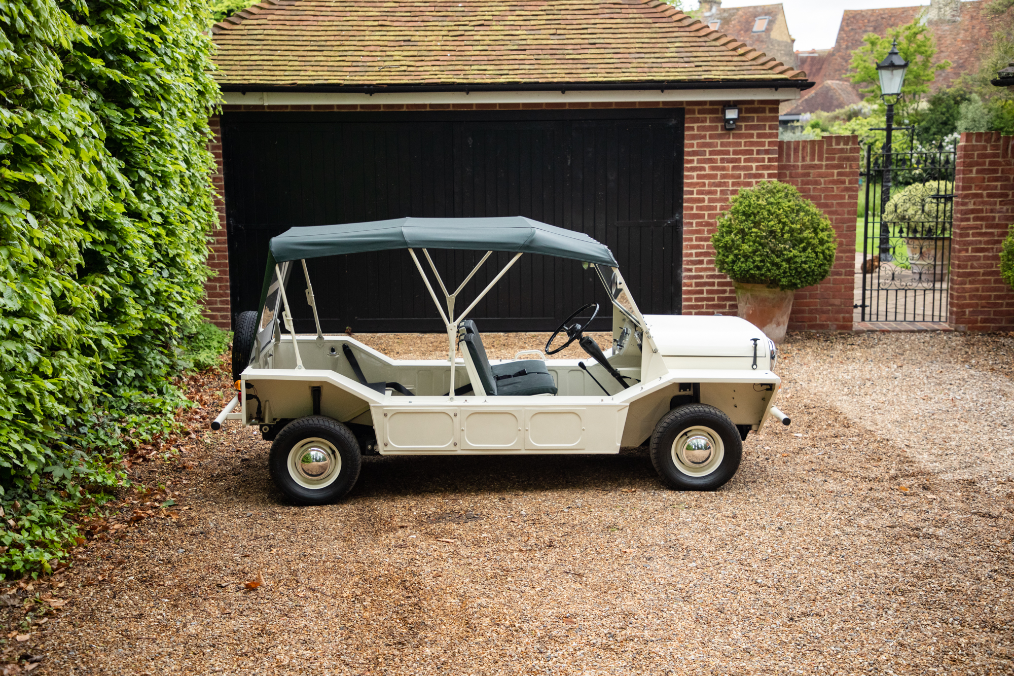 1968 AUSTIN MINI MOKE