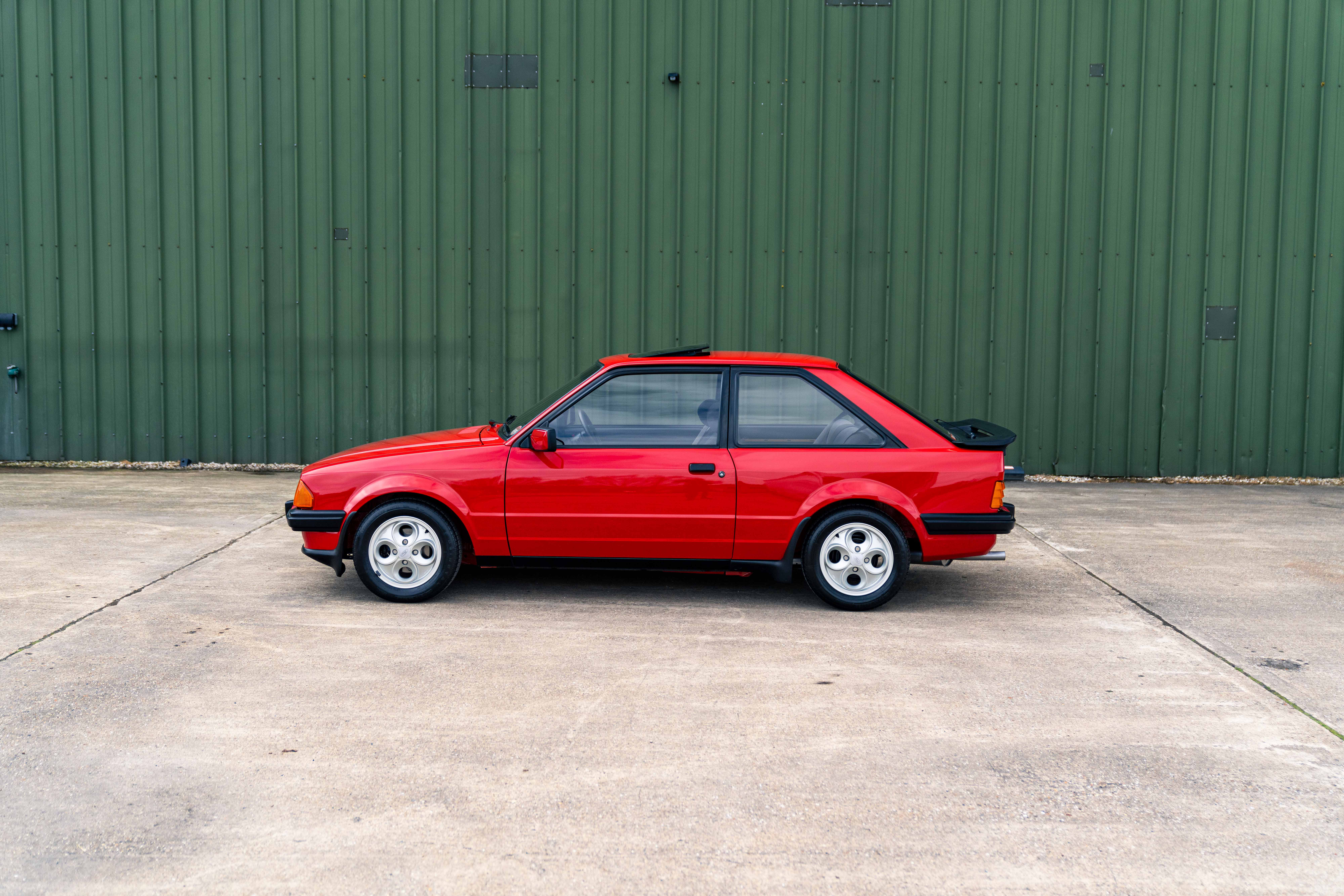1985 FORD ESCORT XR3I