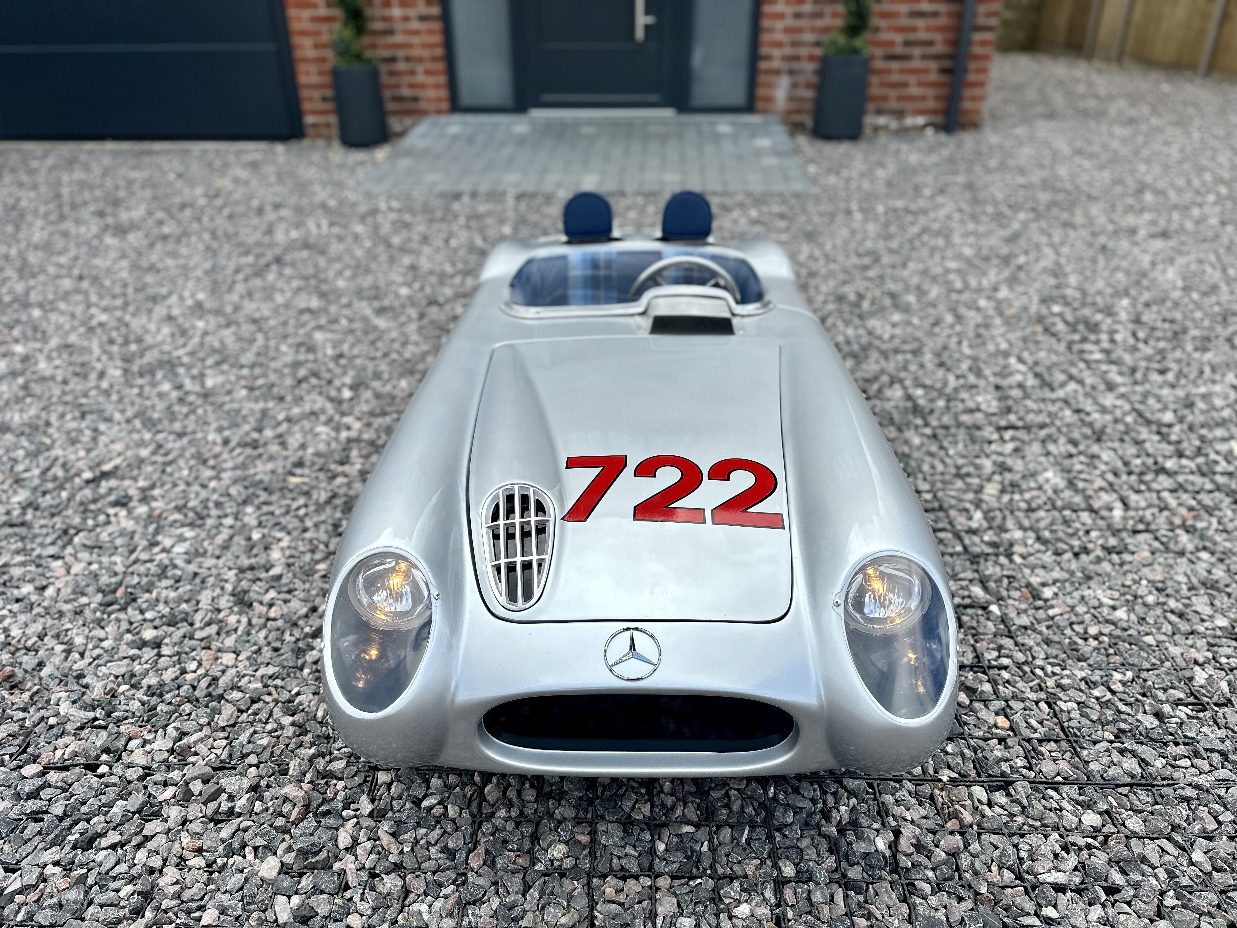 MERCEDES-BENZ 300 SLR ‘722’ JUNIOR - SIGNED BY STIRLING MOSS