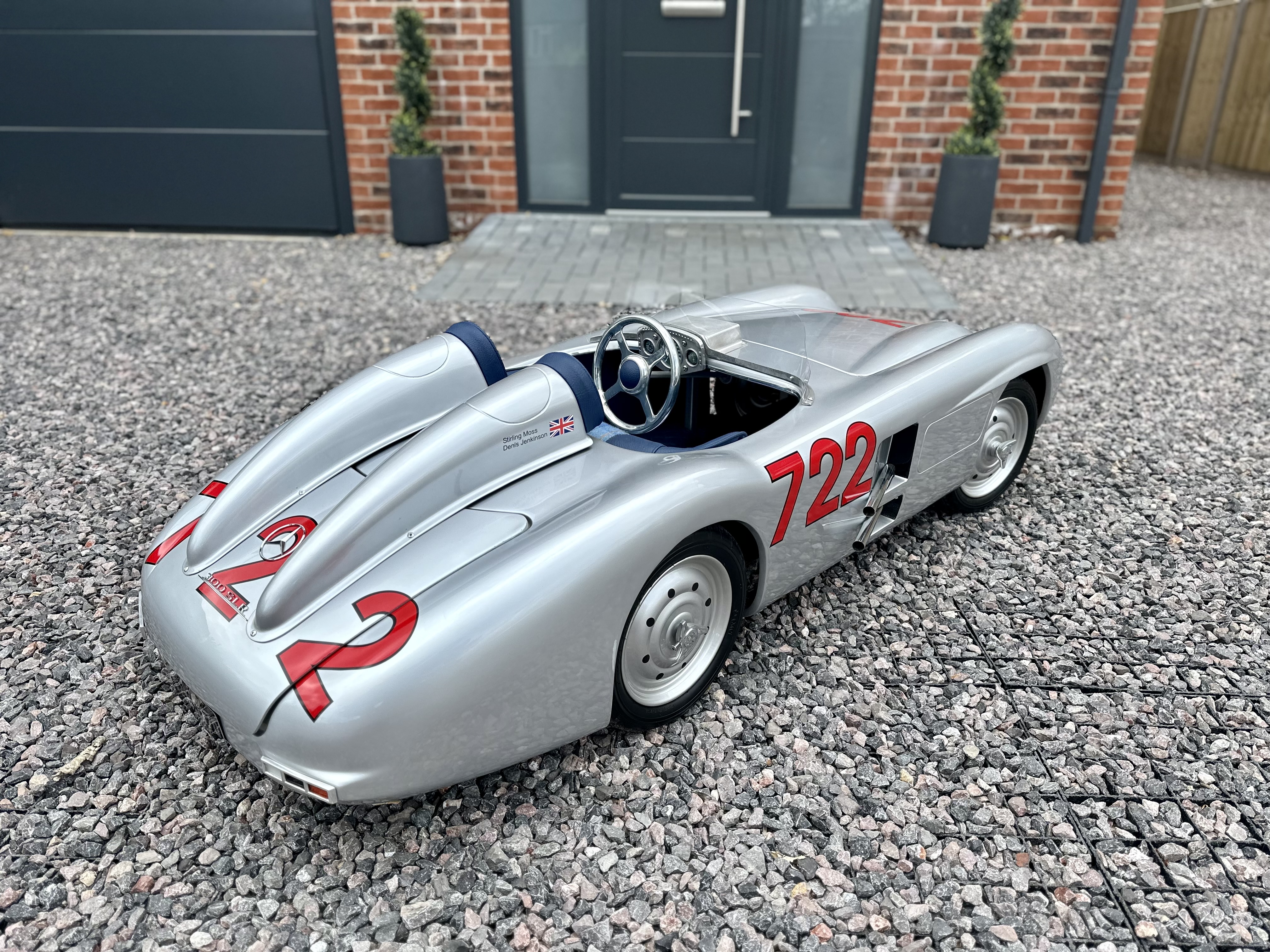 MERCEDES-BENZ 300 SLR ‘722’ JUNIOR - SIGNED BY STIRLING MOSS