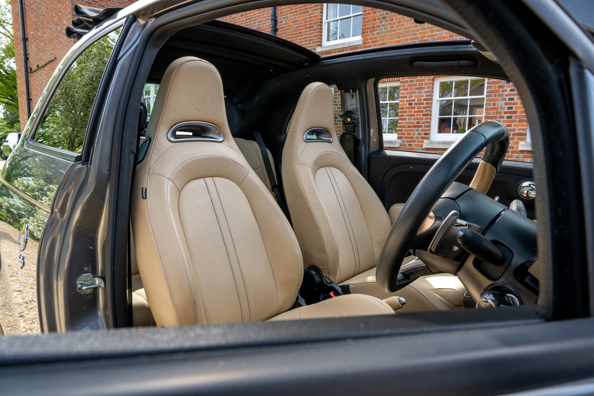 2013 ABARTH 695 EDIZIONE MASERATI