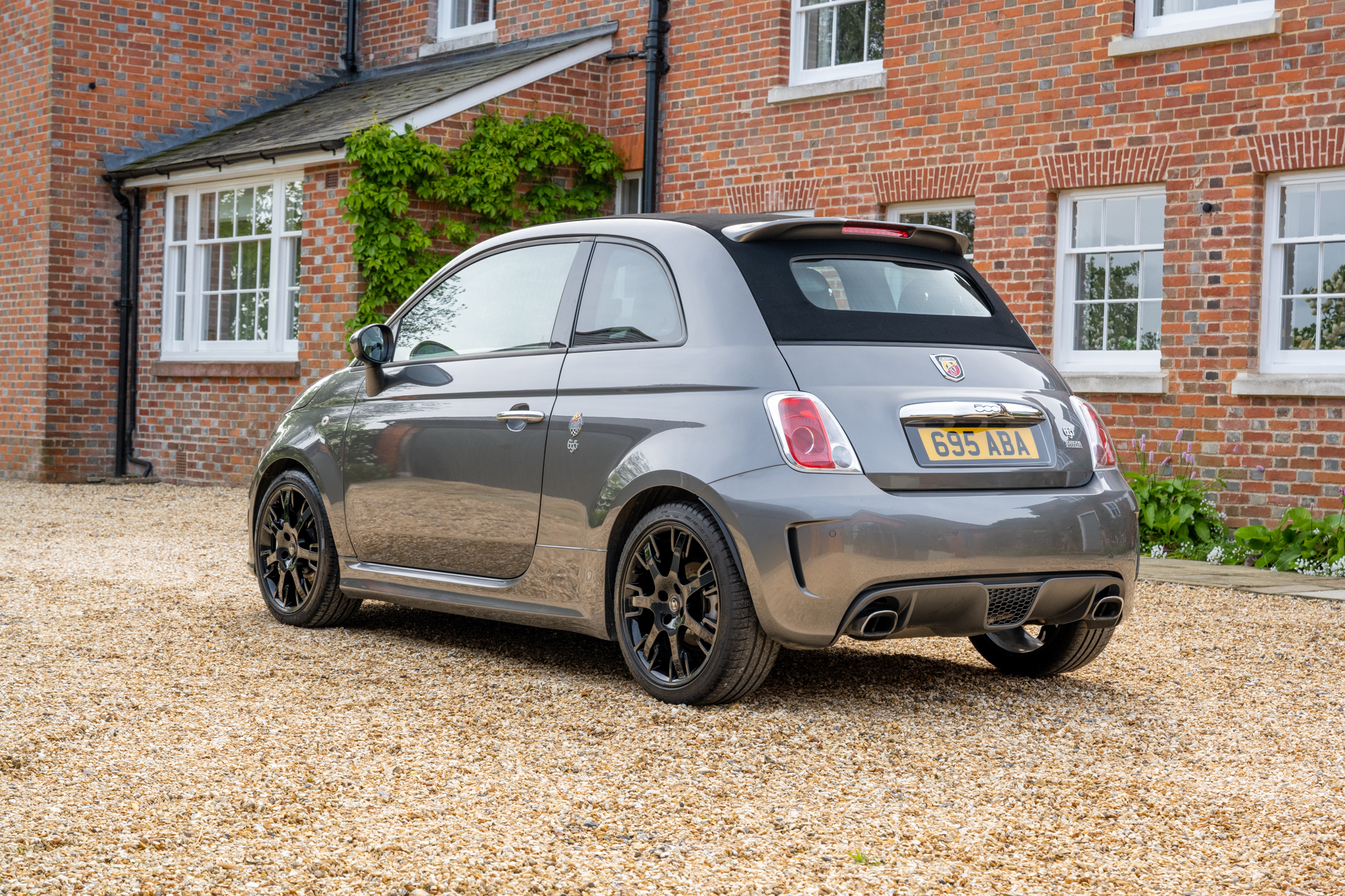2013 ABARTH 695 EDIZIONE MASERATI