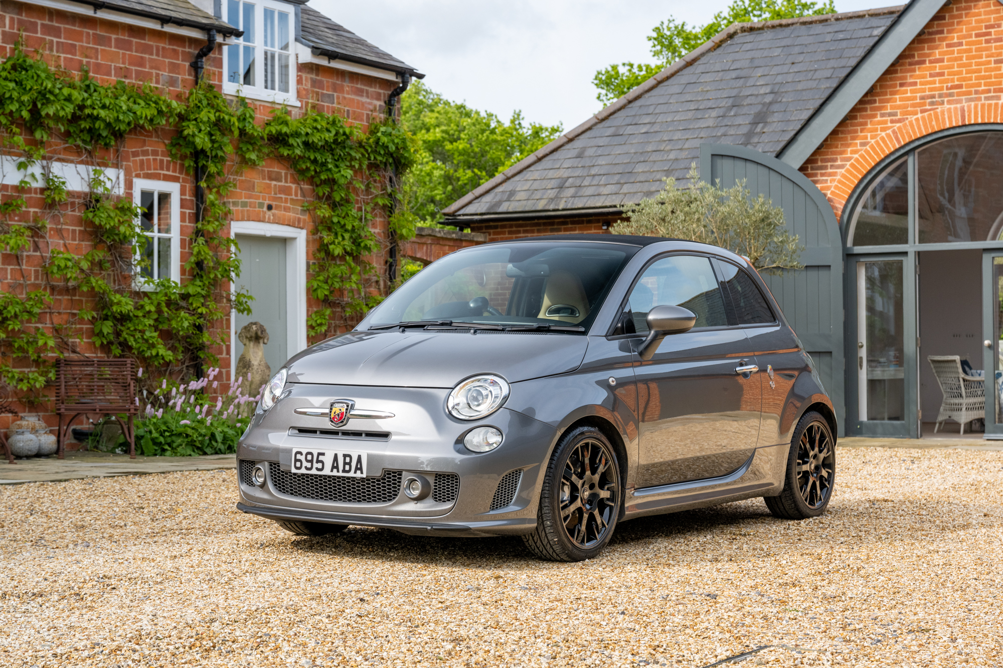 2013 ABARTH 695 EDIZIONE MASERATI