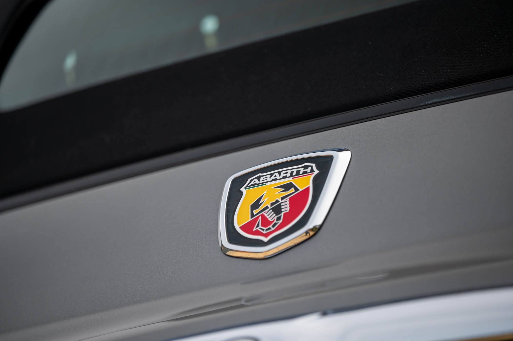 2013 ABARTH 695 EDIZIONE MASERATI