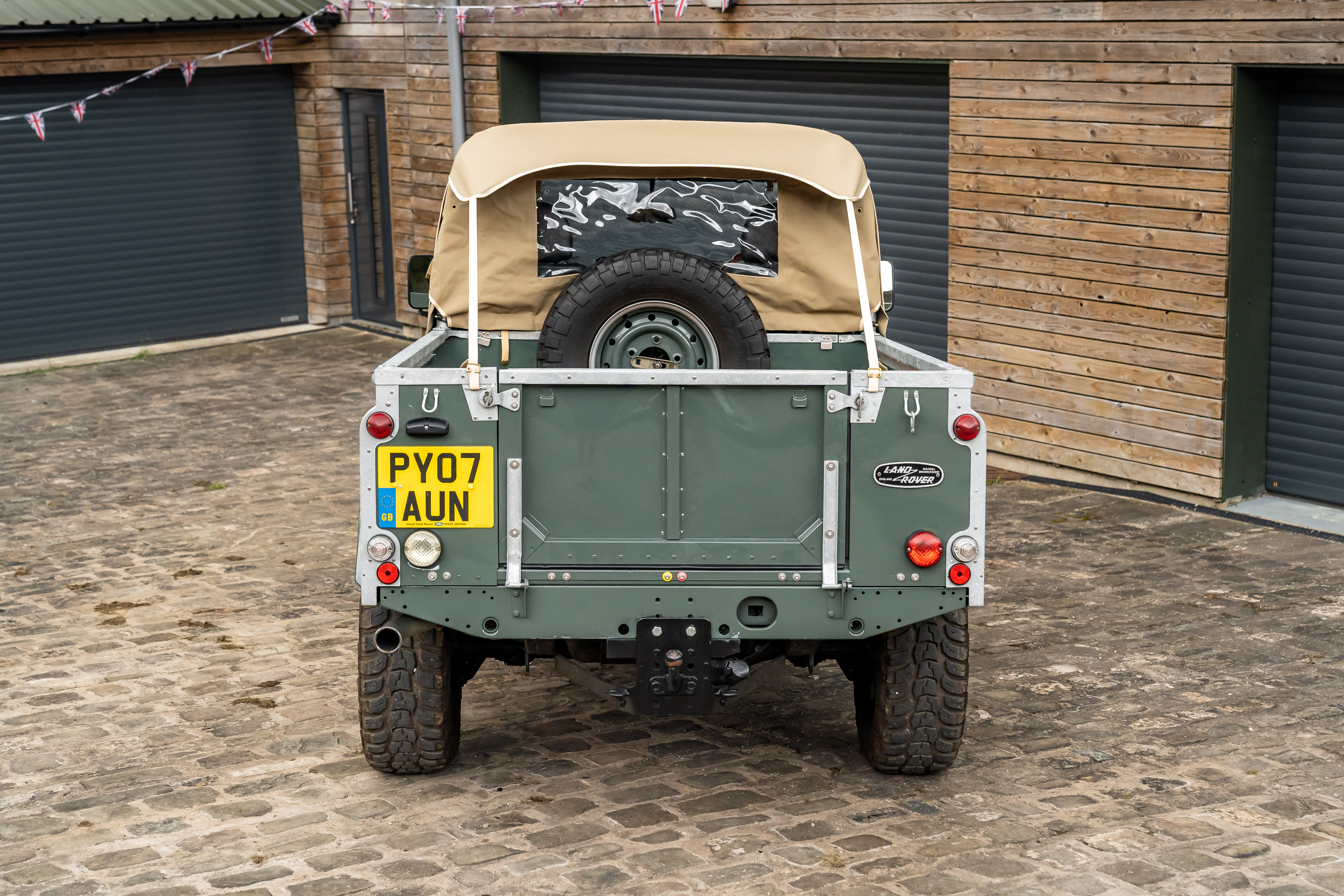 2007 LAND ROVER DEFENDER 110 SINGLE CAB PICKUP ‘OUTLANDER’