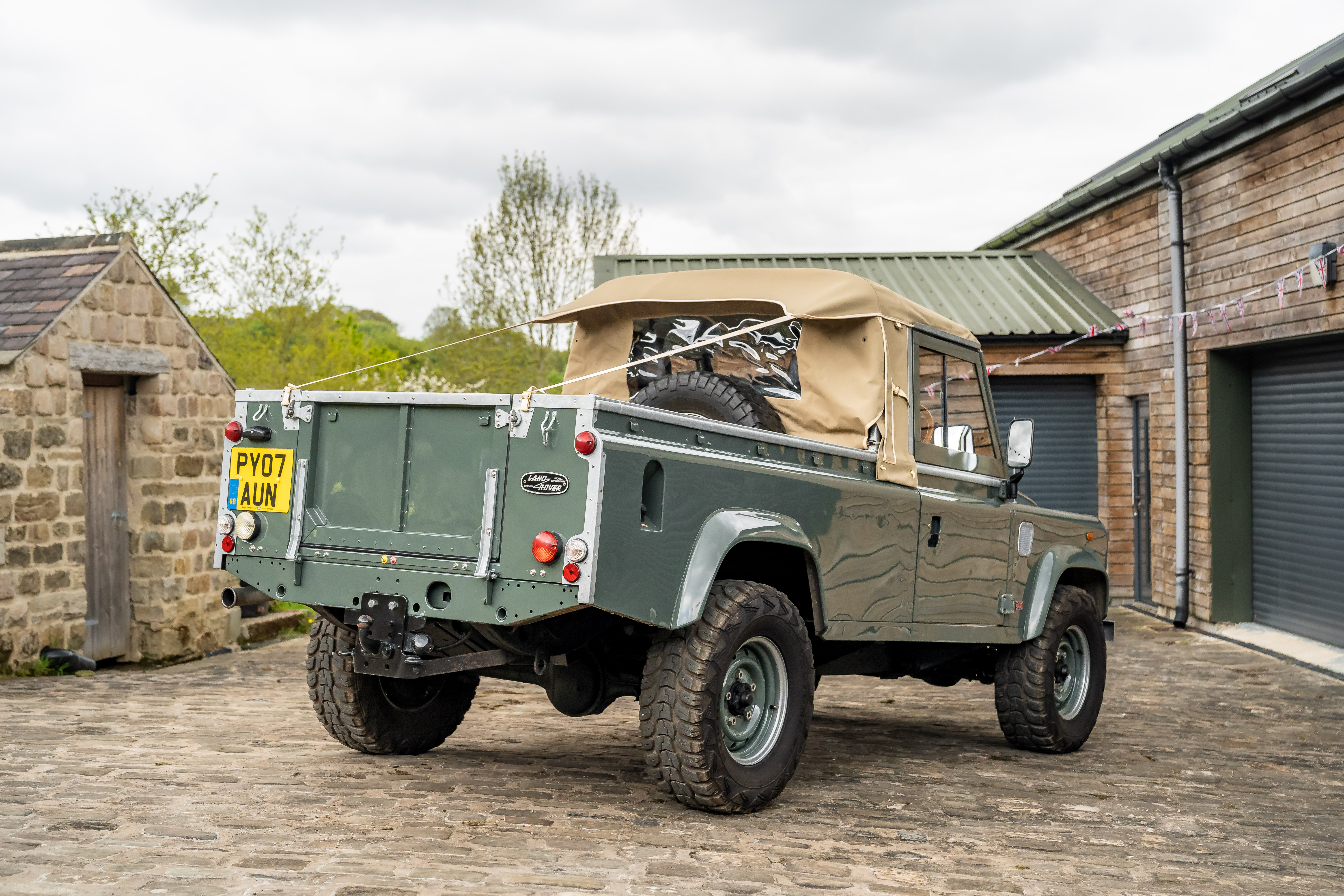 2007 LAND ROVER DEFENDER 110 SINGLE CAB PICKUP ‘OUTLANDER’
