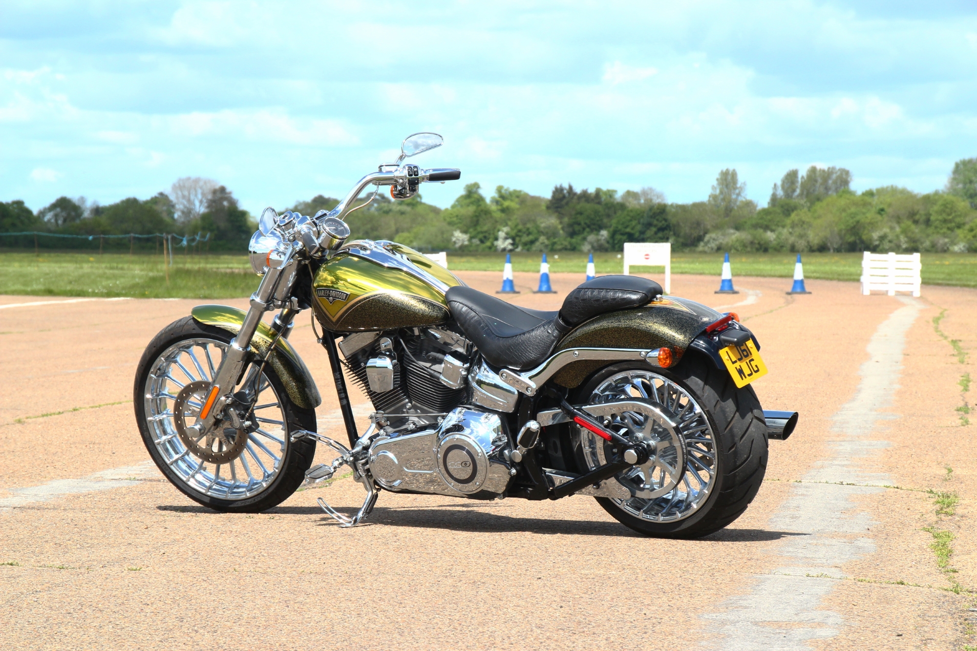 2012 HARLEY-DAVIDSON CVO BREAKOUT
